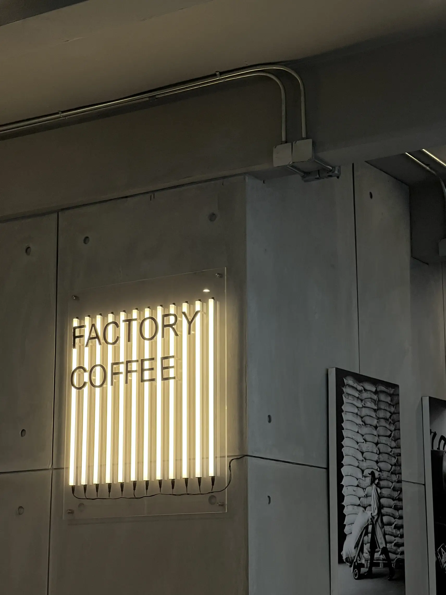 คาเฟ่ดีๆ ที่อยู่ติด BTS พญาไท 🚝 | Factory Bkk ☕️🥐 | แกลเลอรีที่โพสต์โดย ...