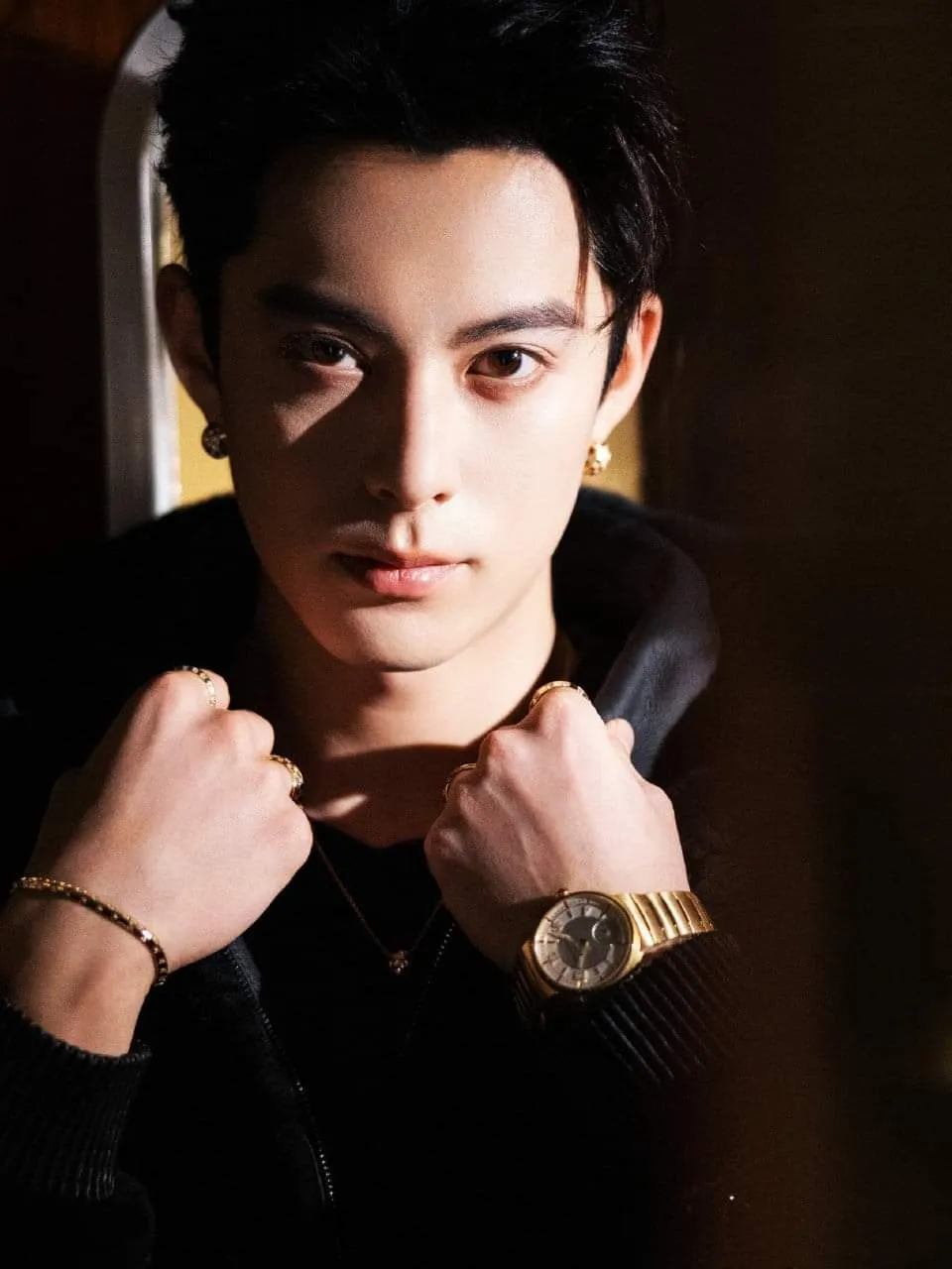 มารู้จัก หวังเฮ่อตี้ (Dylan Wang) ⛩️ 王鹤棣 | แกลเลอรีที่โพสต์โดย 🧸🎀__𝐅𝐚𝐫𝐫 ...