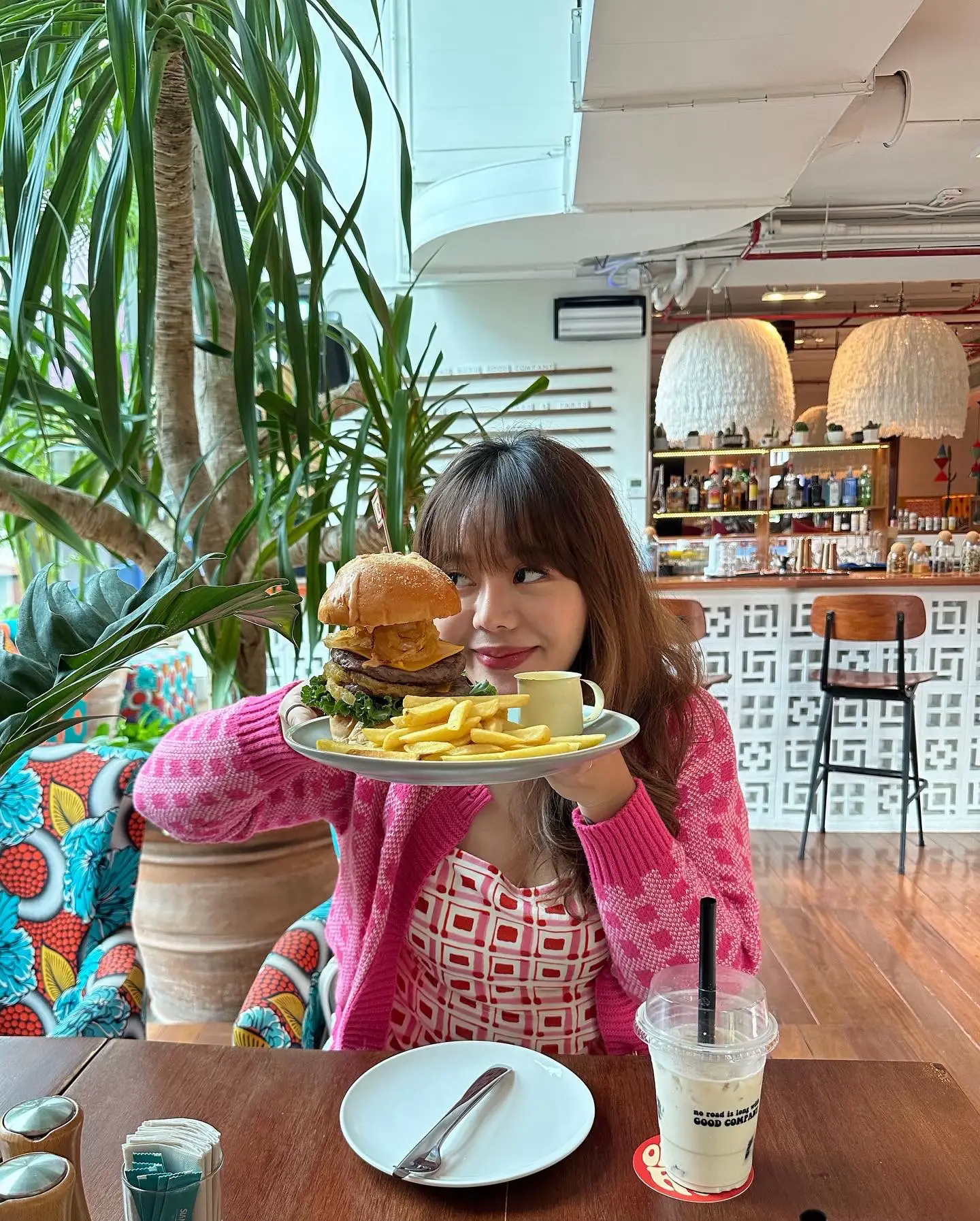 🪄On the road คาเฟ่ลับๆซ่อนอยู่ในโรงแรม | แกลเลอรีที่โพสต์โดย woonnwoon ...