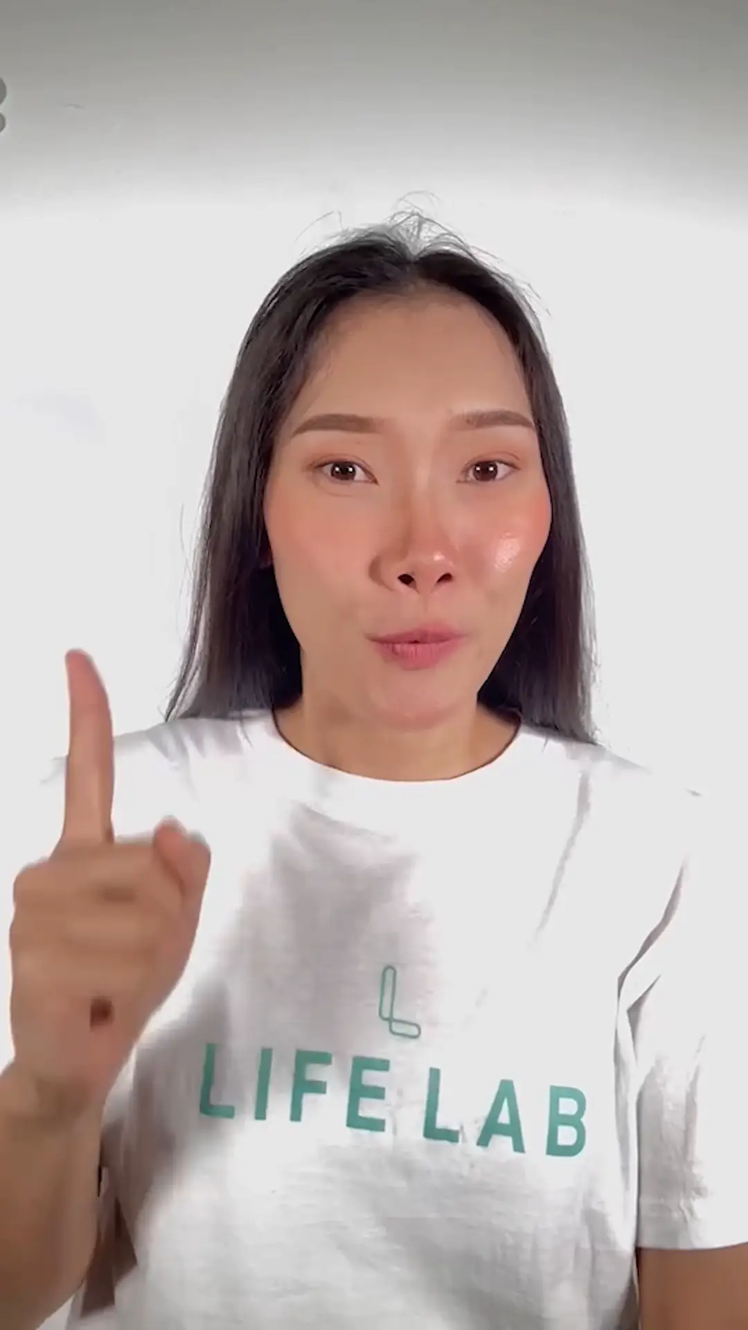 วิธีเลือกผลิตภัณฑ์ผสม Zinc Oxide เพื่อผิวสวยปลอดภัย | วิดีโอที่เผยแพร่โดย LifeLab | Lemon8