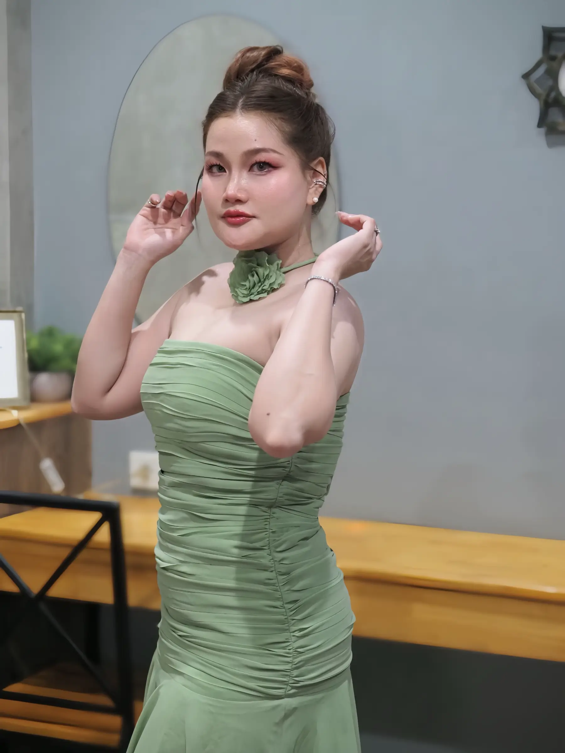 ชุดออกงาน | แกลเลอรีที่โพสต์โดย 🖤 LookNam 🖤 | Lemon8