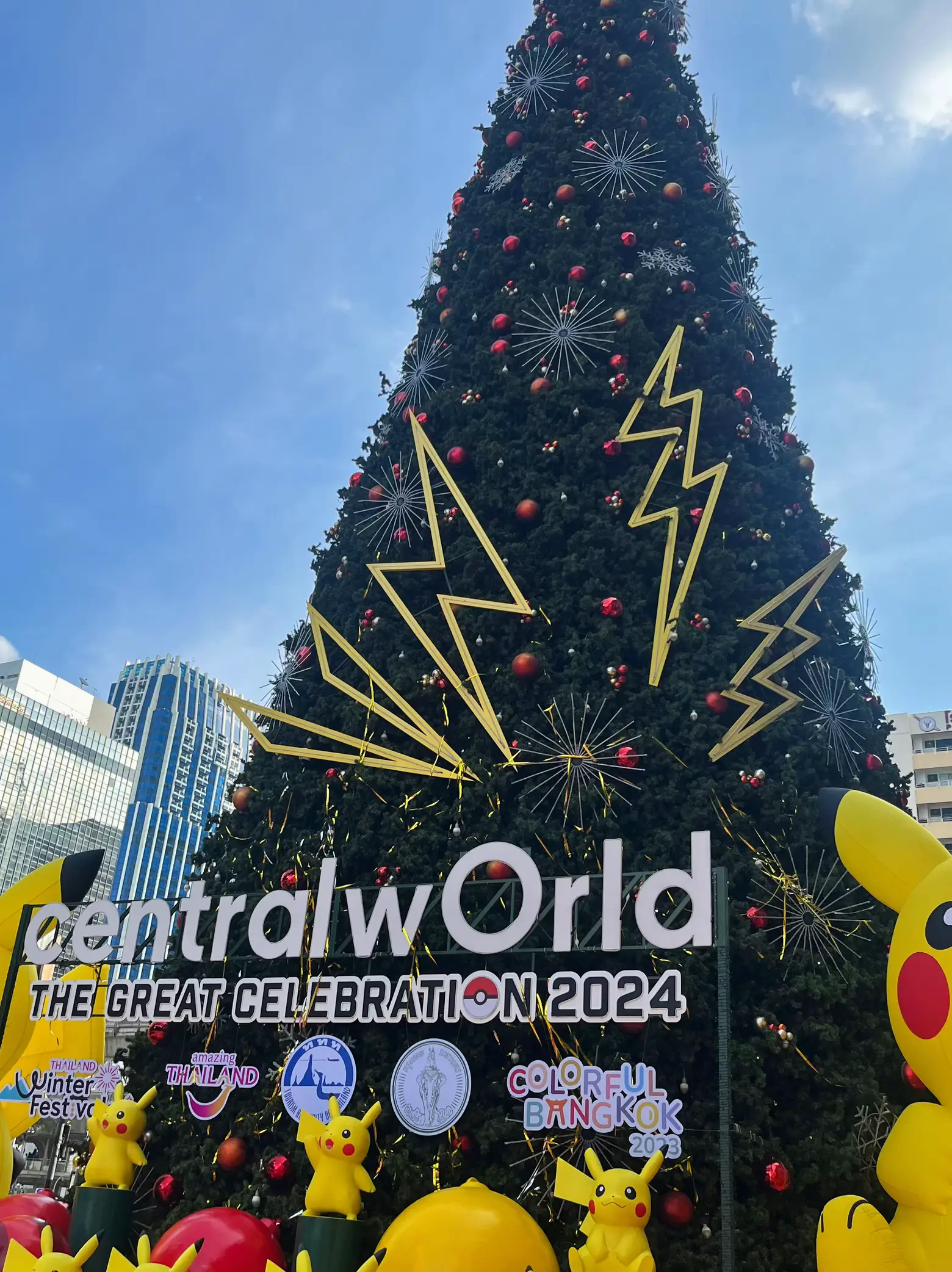 กองทัพPIKACHU บุกCentralWorld⚡️ | แกลเลอรีที่โพสต์โดย SPCY 🎈 | Lemon8