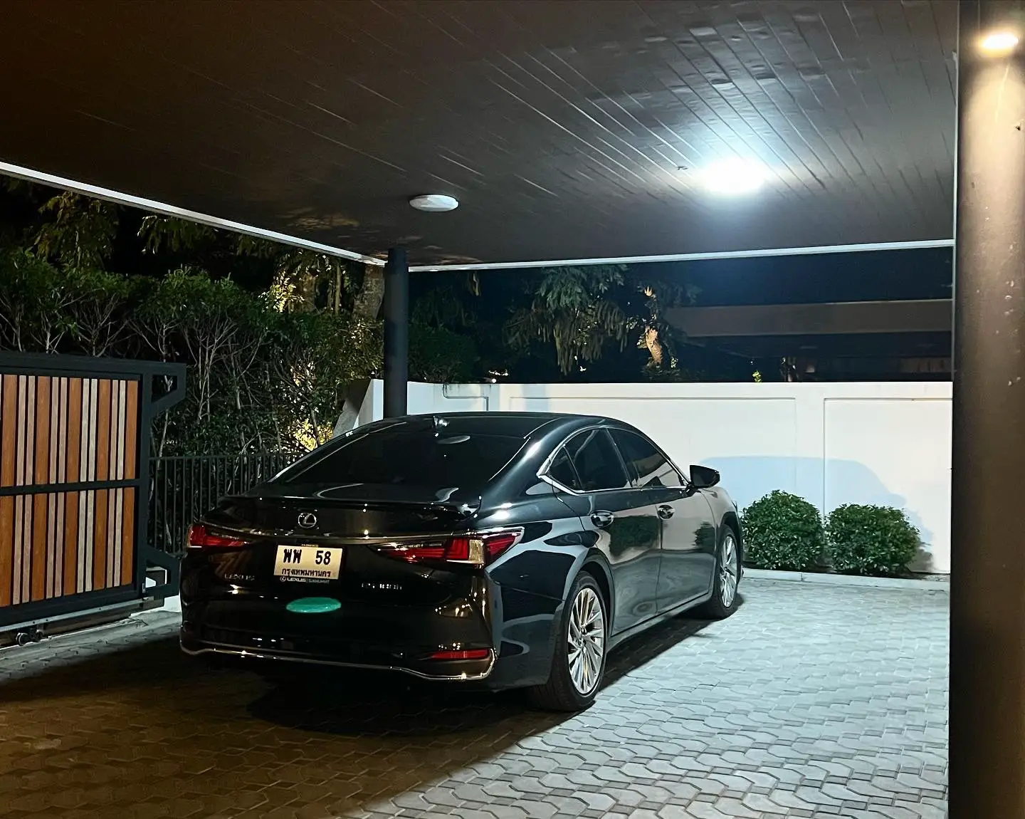 เดินทางไกลกับ ES300h Premium | แกลเลอรีที่โพสต์โดย Sin Assada | Lemon8