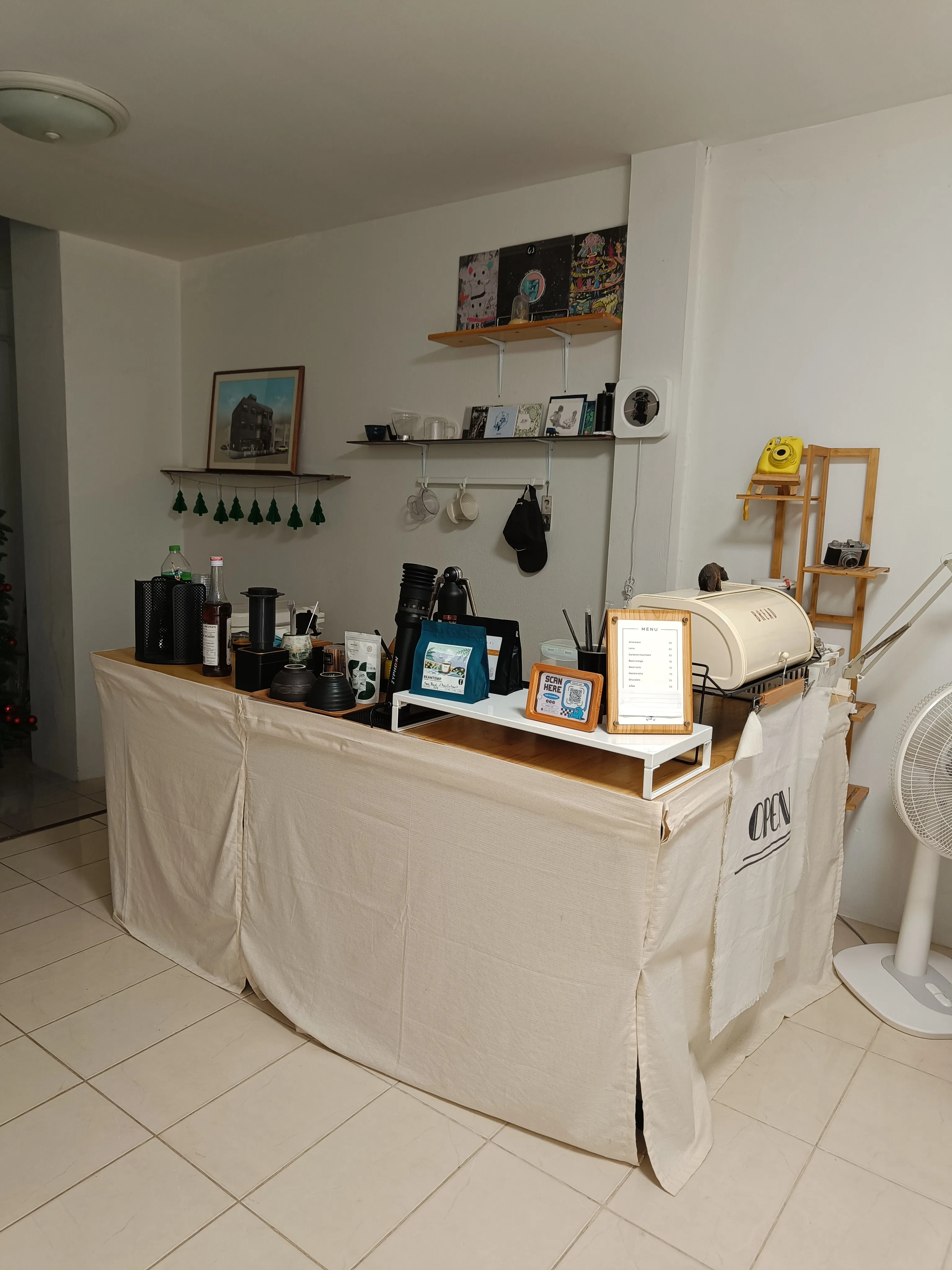 SOMJAI Cafe’ 200/64 คาเฟ่โฮมมี่ สโลวบาร์ สโลว์ใจ 💓 | แกลเลอรีที่โพสต์โดย OMG:osh | Lemon8