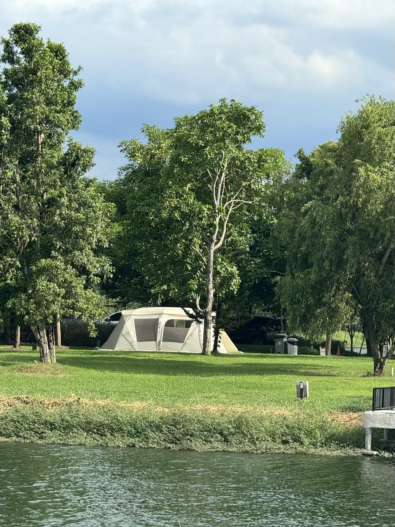 ไปกางเต็นท์ชิลๆ กลางกรุง ที่ Bangkok Backyard 🏕️ | แกลเลอรีที่โพสต์โดย Risa | Lemon8