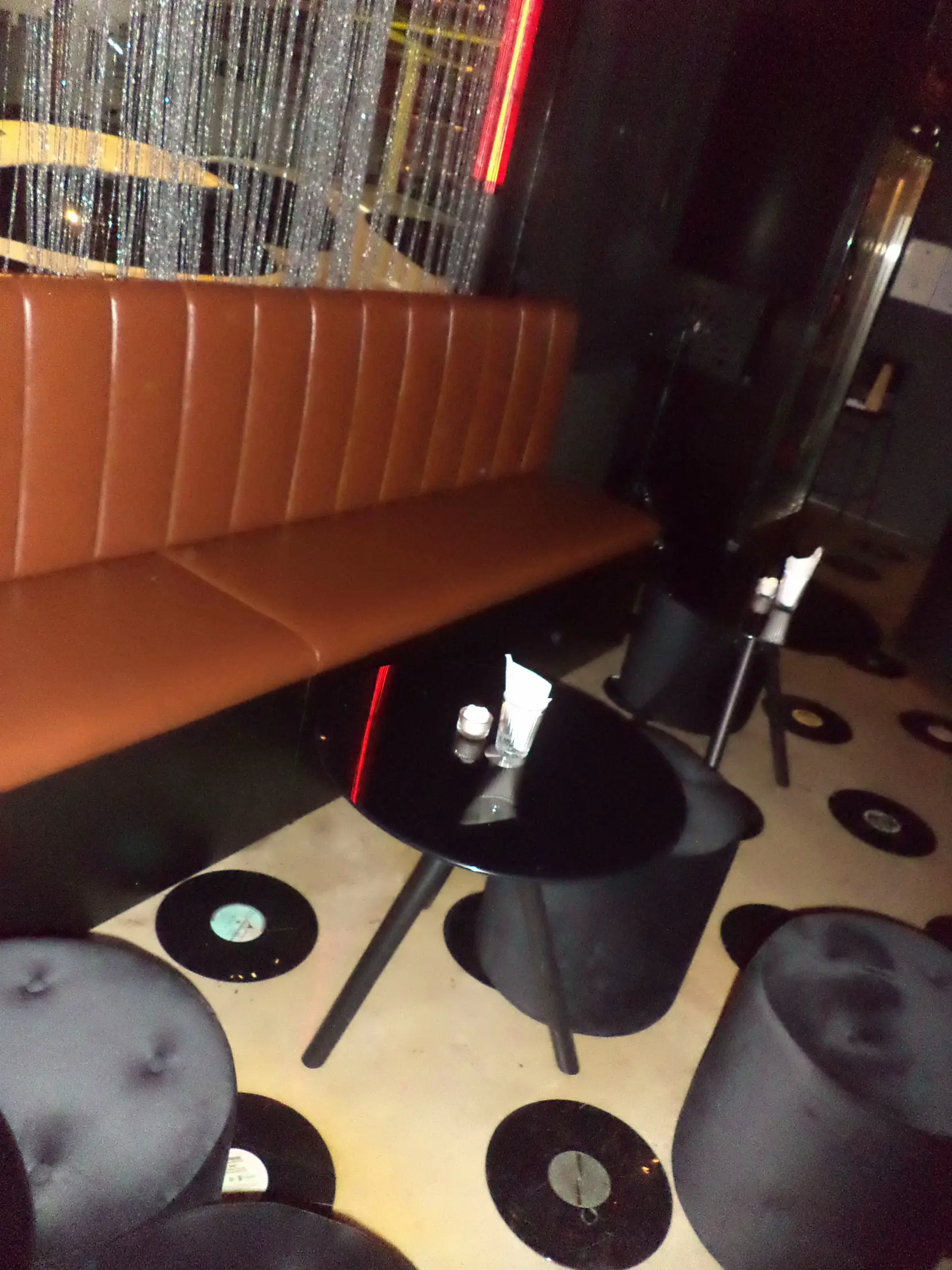 บาร์ลับเปิดใหม่ย่านปากน้ำ |Red Bar Whiskey & Wine Bar 🫗 | Gallery ...