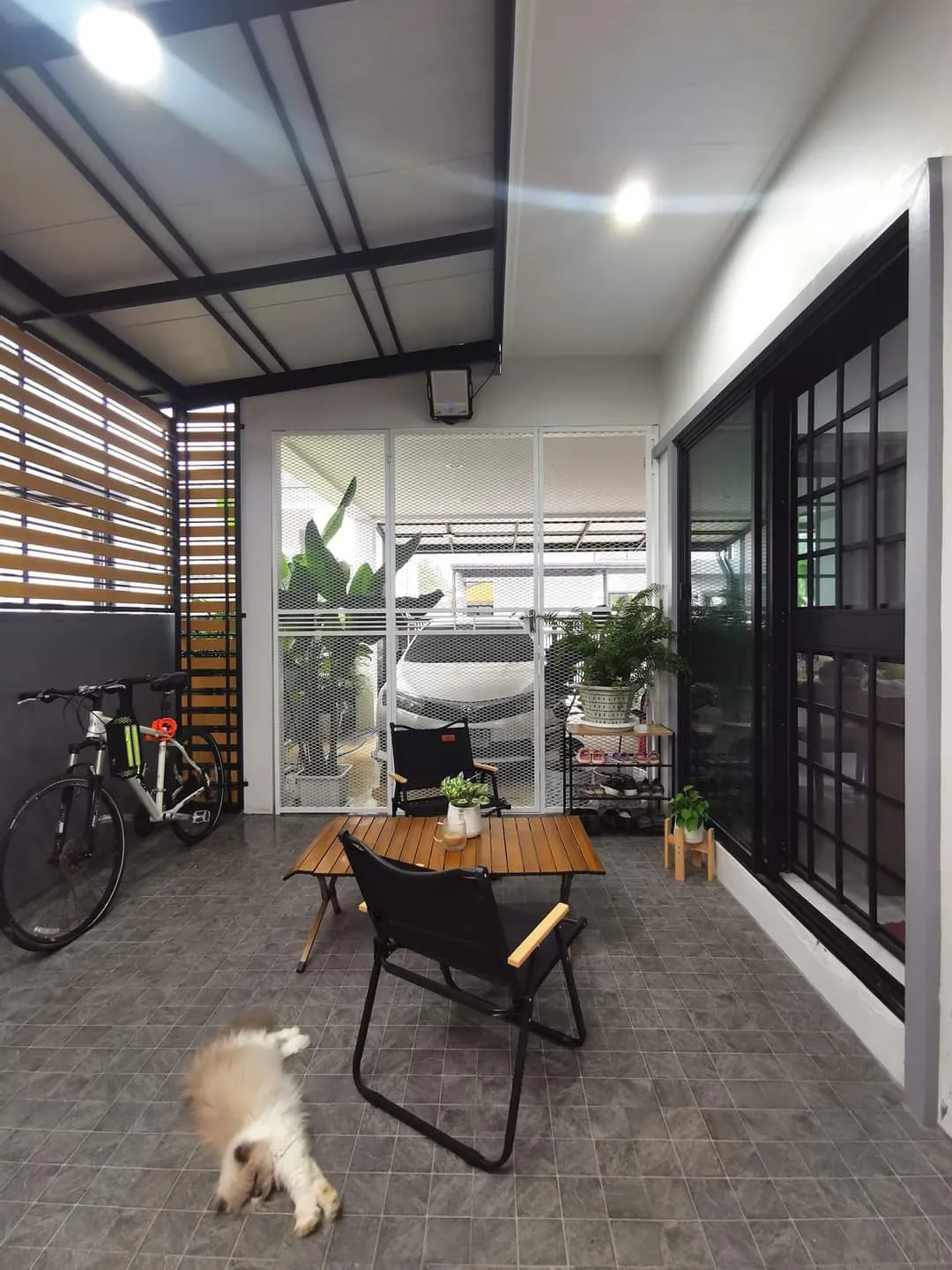 [ ปรับพื้นที่ว่างๆข้างบ้านเป็นลานอเนกประสงค์ ] | แกลเลอรีที่โพสต์โดย Baan.Mhee.Story | Lemon8