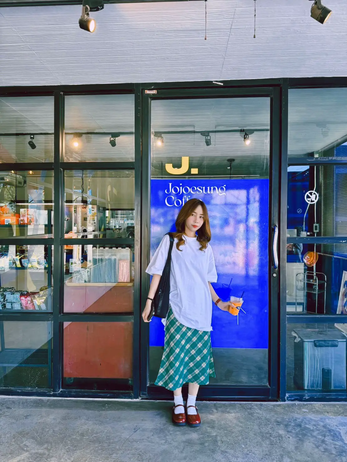 OOTD x Mary Jane Red 👠👠 | แกลเลอรีที่โพสต์โดย Ms. Jeon JK | Lemon8