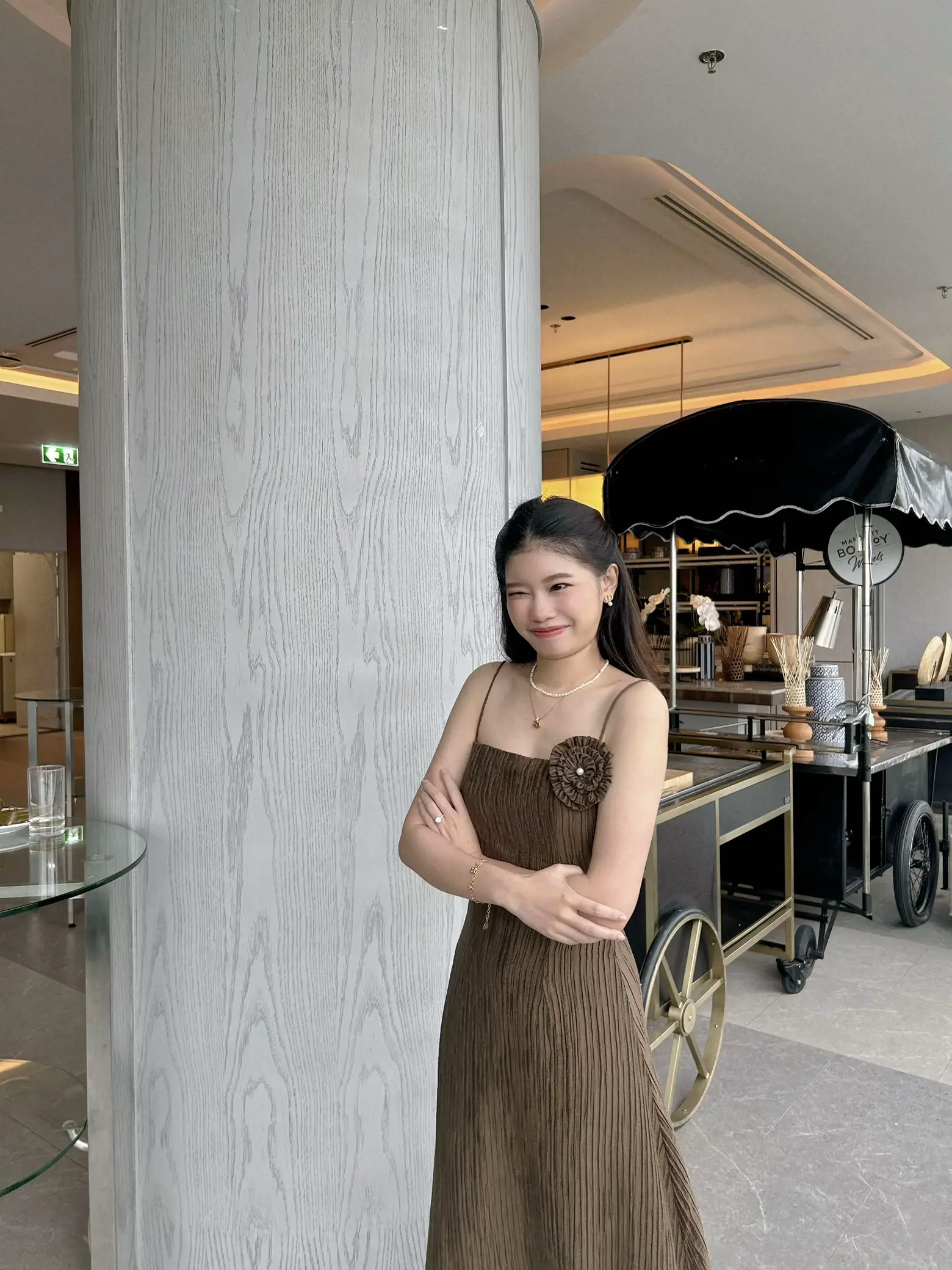 OOTD : ชุดไปงานแต่งงานโทนสีน้ำตาล สวย แพง ฉบับสาว 154 cm | แกลเลอรีที่โพสต์โดย ♡ MANOW ♡ | Lemon8