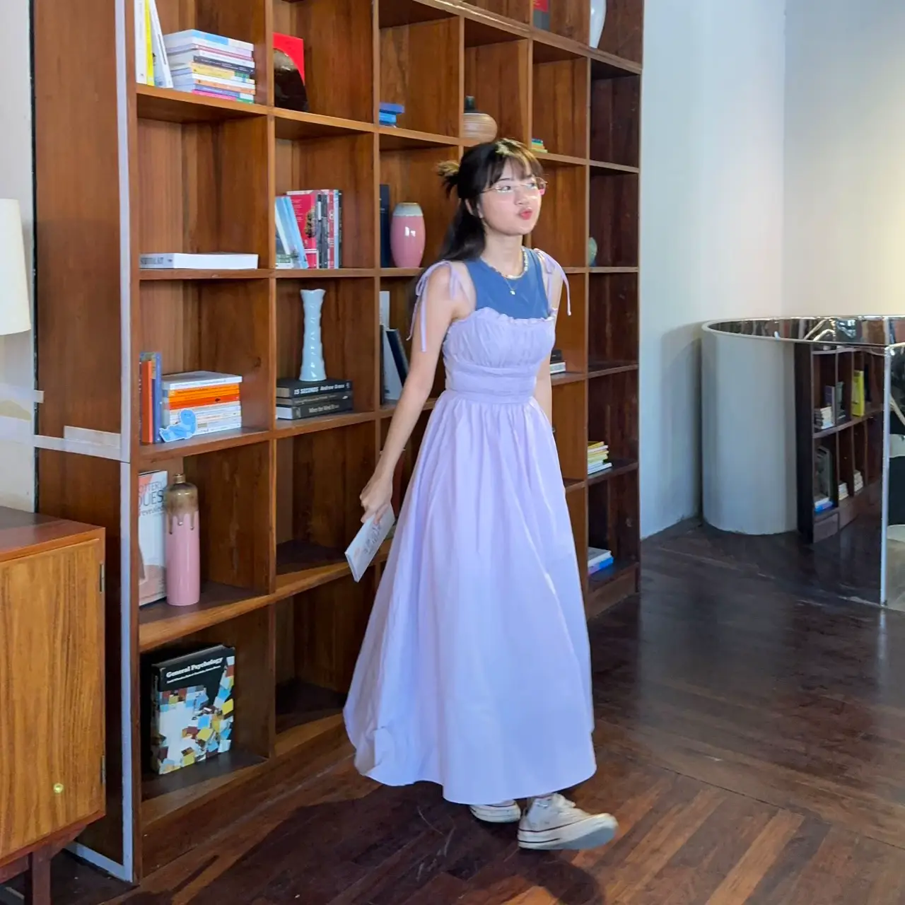 OOTD เดรสตัวนี้สวยจนทำเอาทึ่งสุดๆ | แกลเลอรีที่โพสต์โดย Giggle Fashion | Lemon8