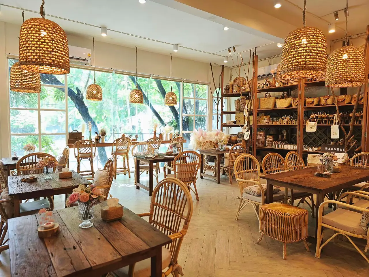 BAANRAI STUDIO บ้านป่ากลางกรุง ถ.เสรีไทย | แกลเลอรีที่โพสต์โดย Nunu ️ | Lemon8