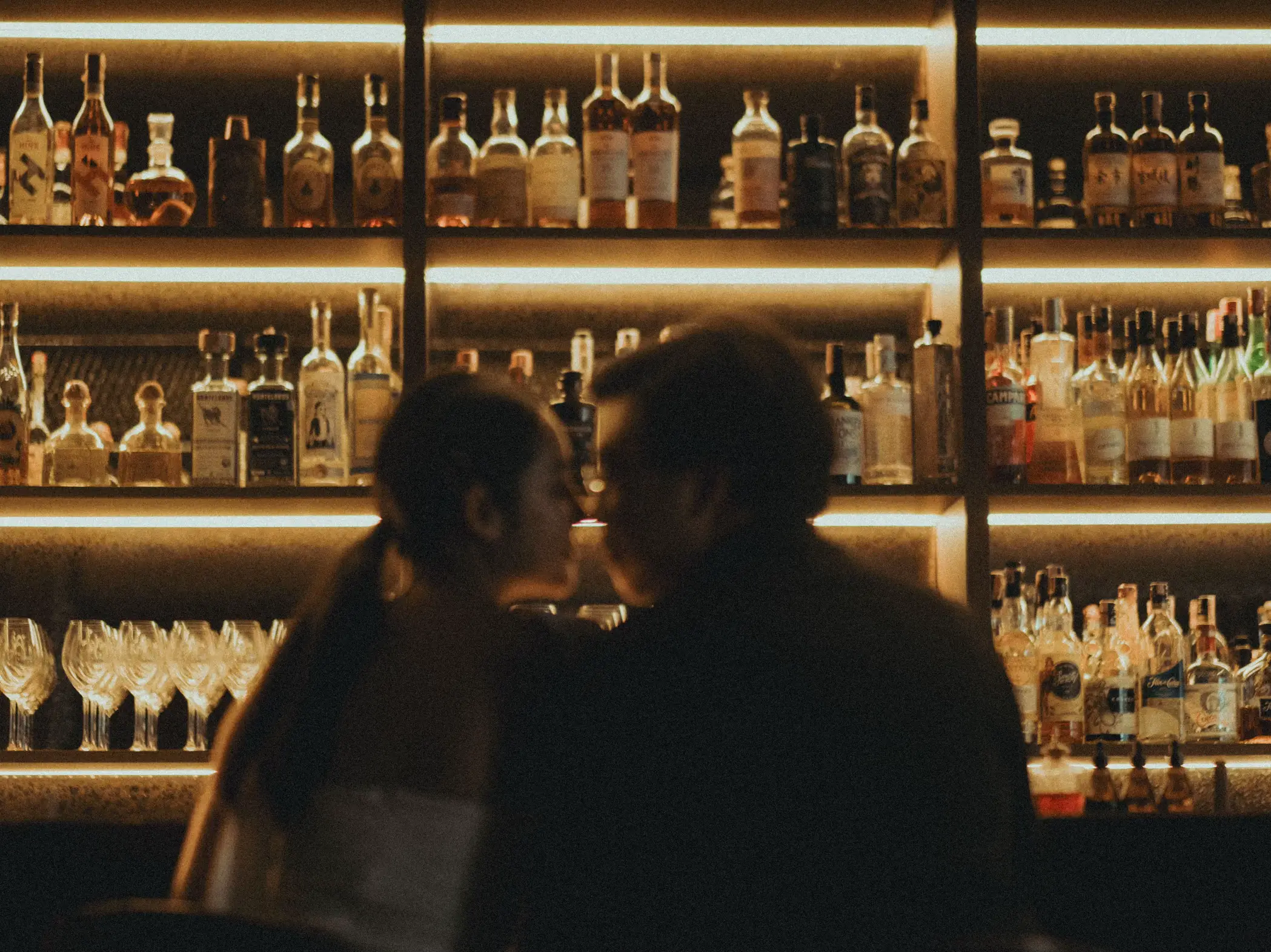 EP.2 ถ่าย pre-wedding ที่ Jazz bar 🎺 | แกลเลอรีที่โพสต์โดย Tammy ...