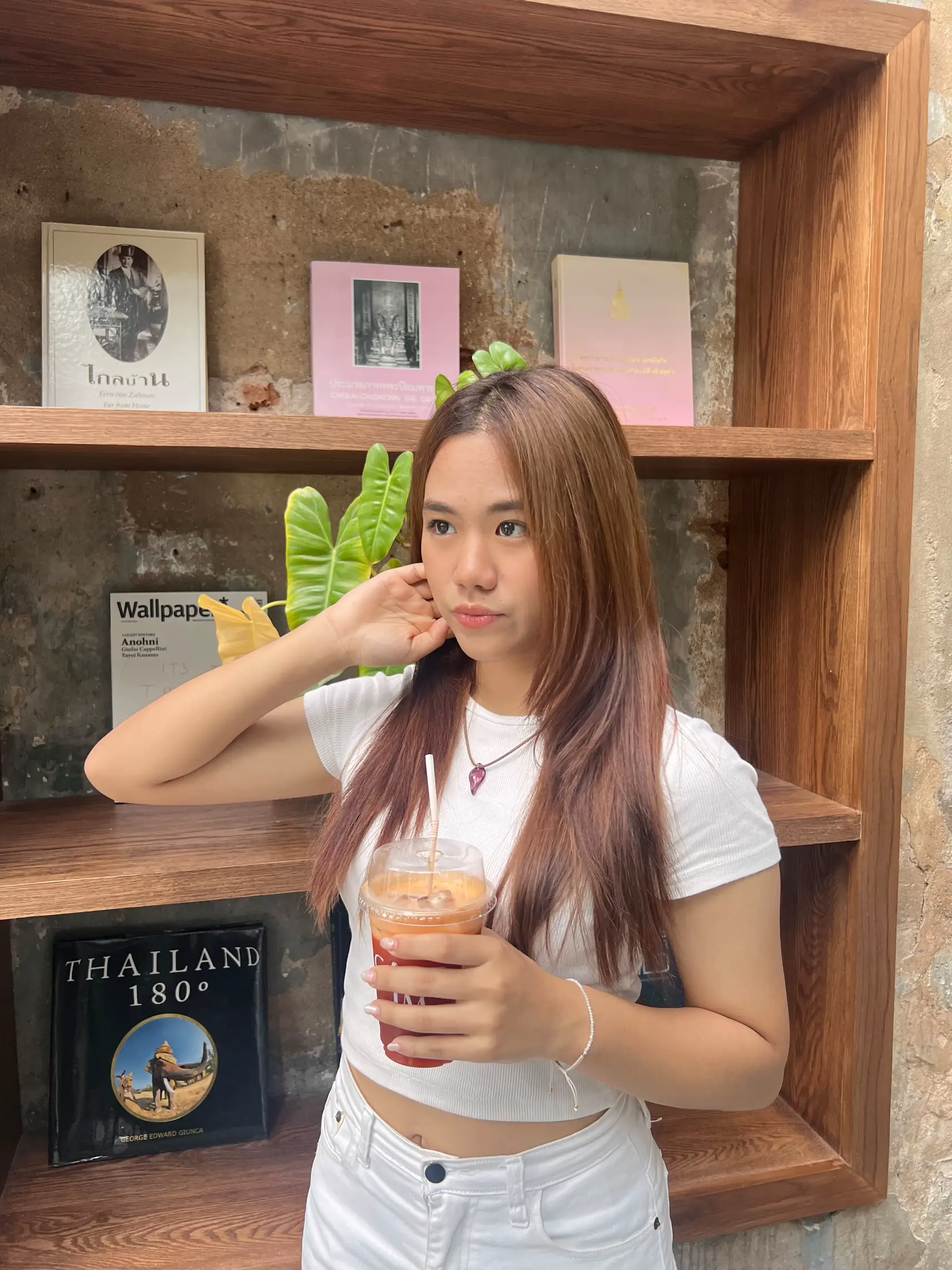 คาเฟ่เเนววินเทจเมืองเก่า เเถว Mrt สามยอด | แกลเลอรีที่โพสต์โดย md• | Lemon8