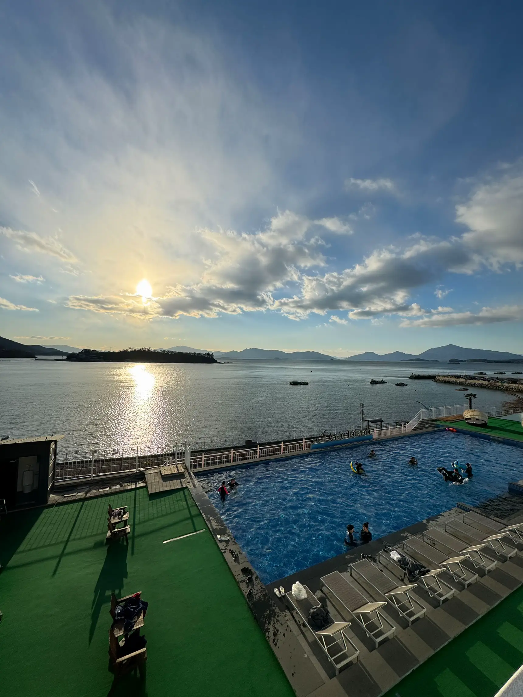 Beautiful sunrise here 🏝 | Gallery posted by Lattelove | Lemon8