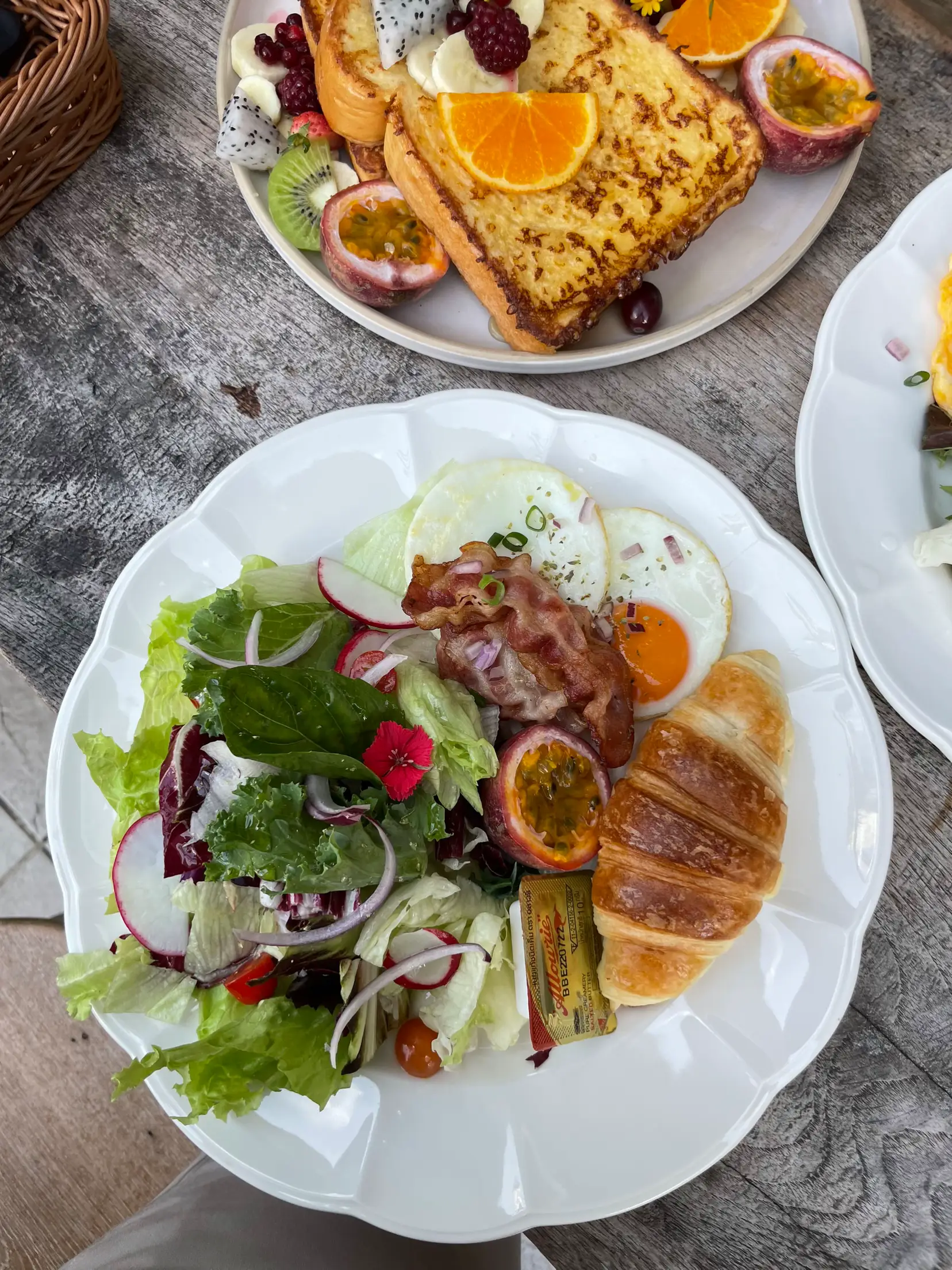 SUN RAYS CAFE/ BRUNCH & BREAKFAST | แกลเลอรีที่โพสต์โดย pin 🥯 | Lemon8