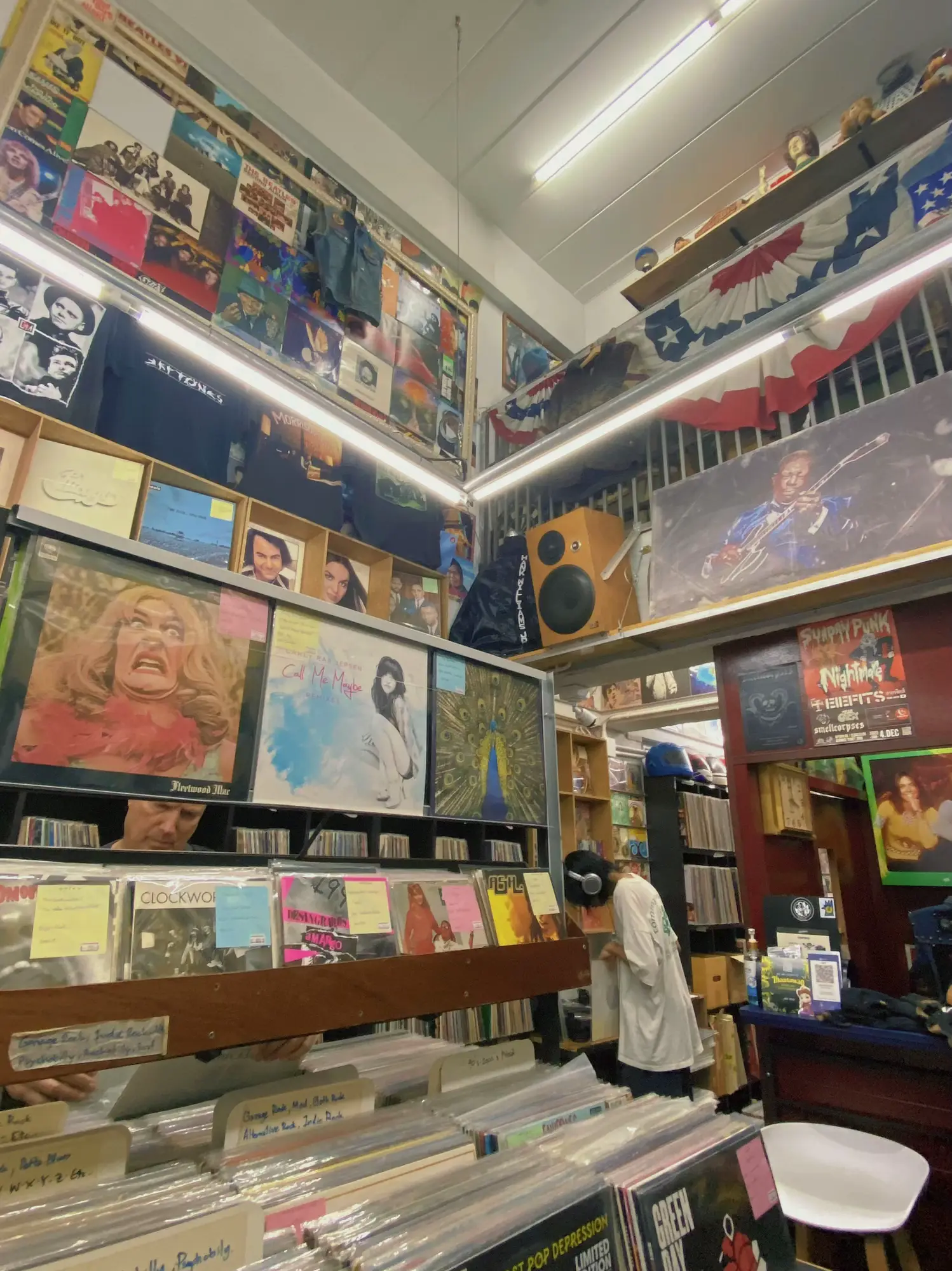 🎶💽ร้านแผ่นเสียงเชียงใหม่ Wualai Records | แกลเลอรีที่โพสต์โดย Khun.fai ...