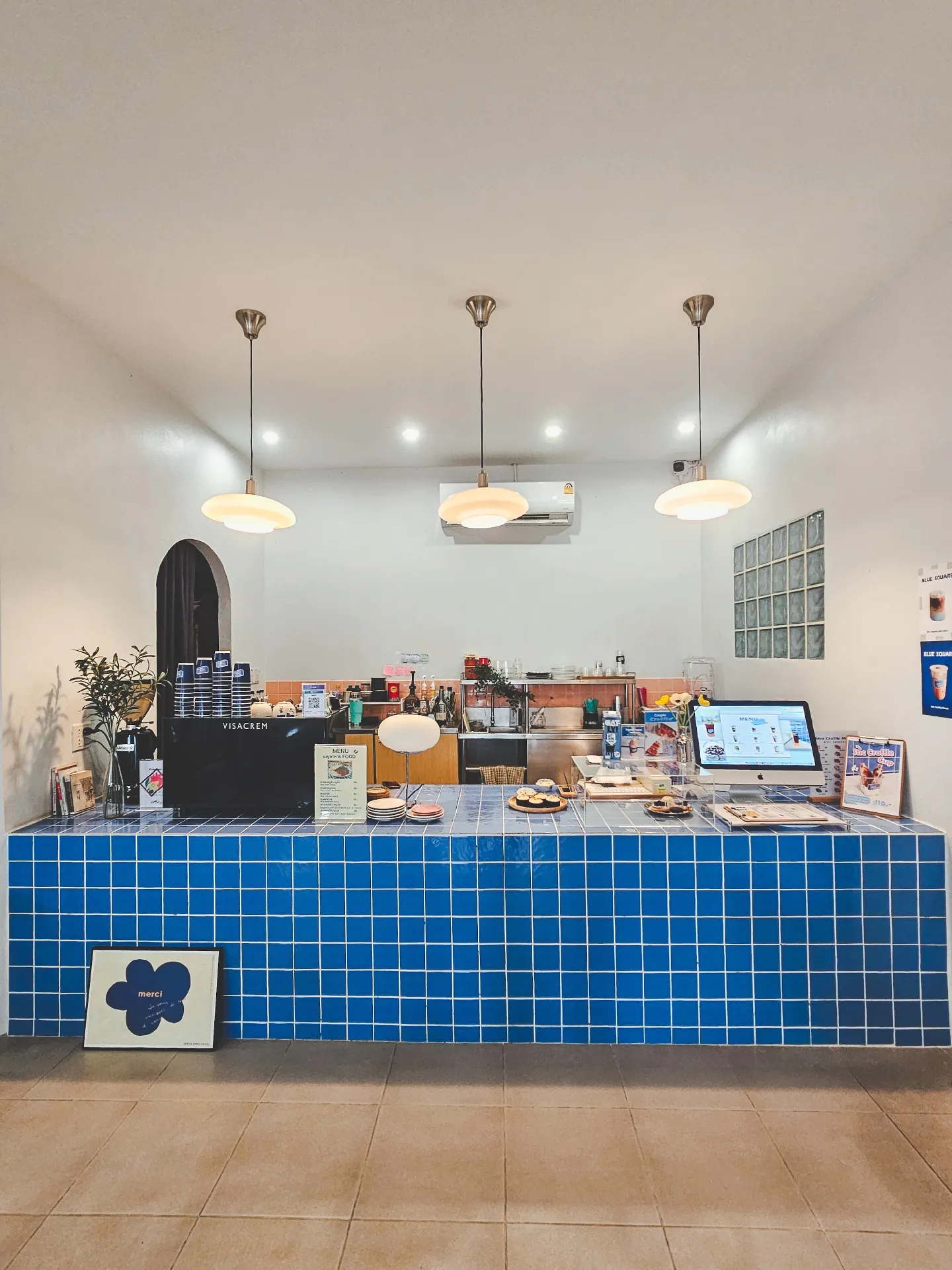 คาเฟ่มินิมอล สไตล์เกาหลี | แกลเลอรีที่โพสต์โดย Sea Chan | Lemon8