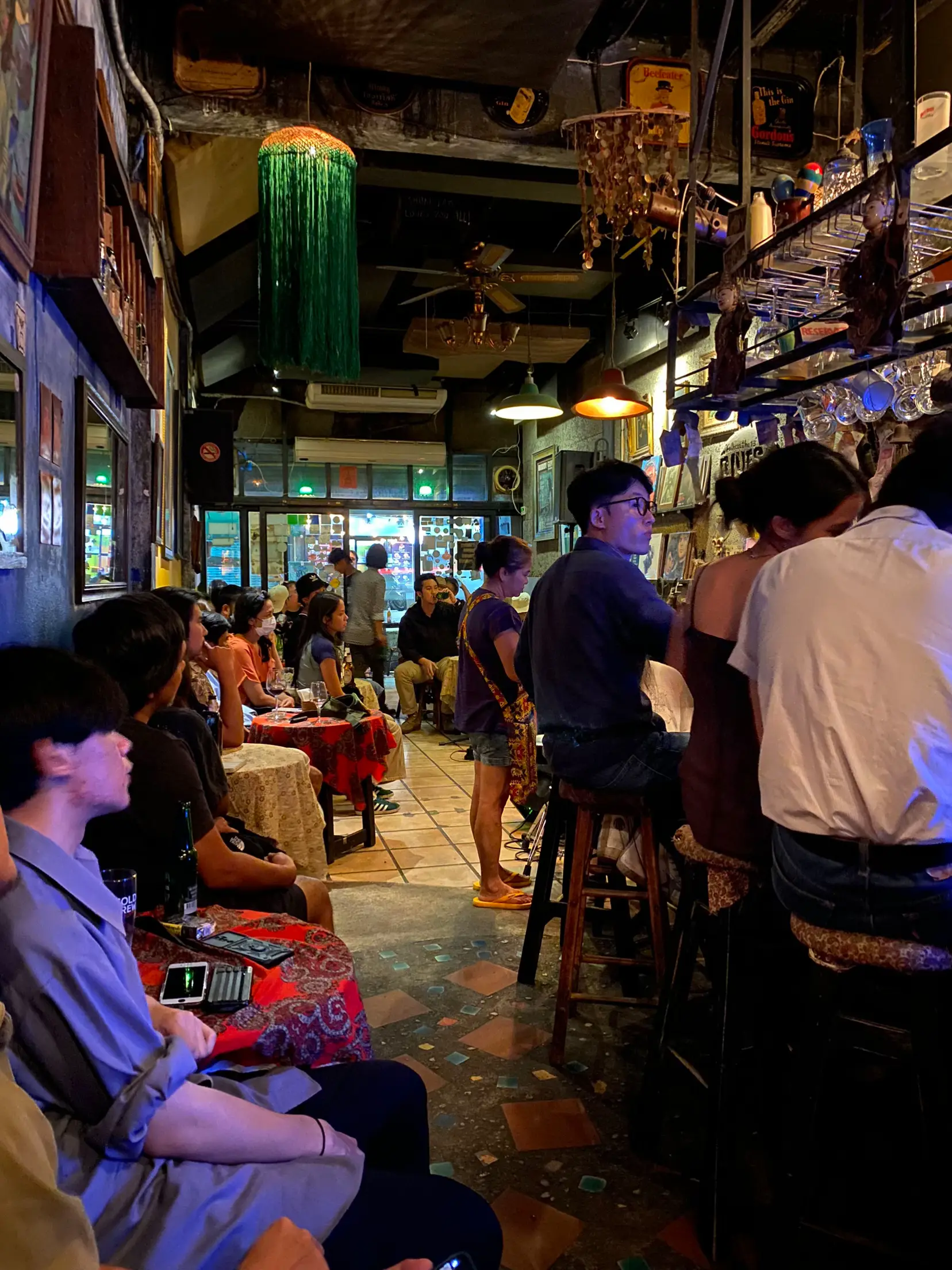 Blue bar | แกลเลอรีที่โพสต์โดย ลับหูลับตา | Lemon8