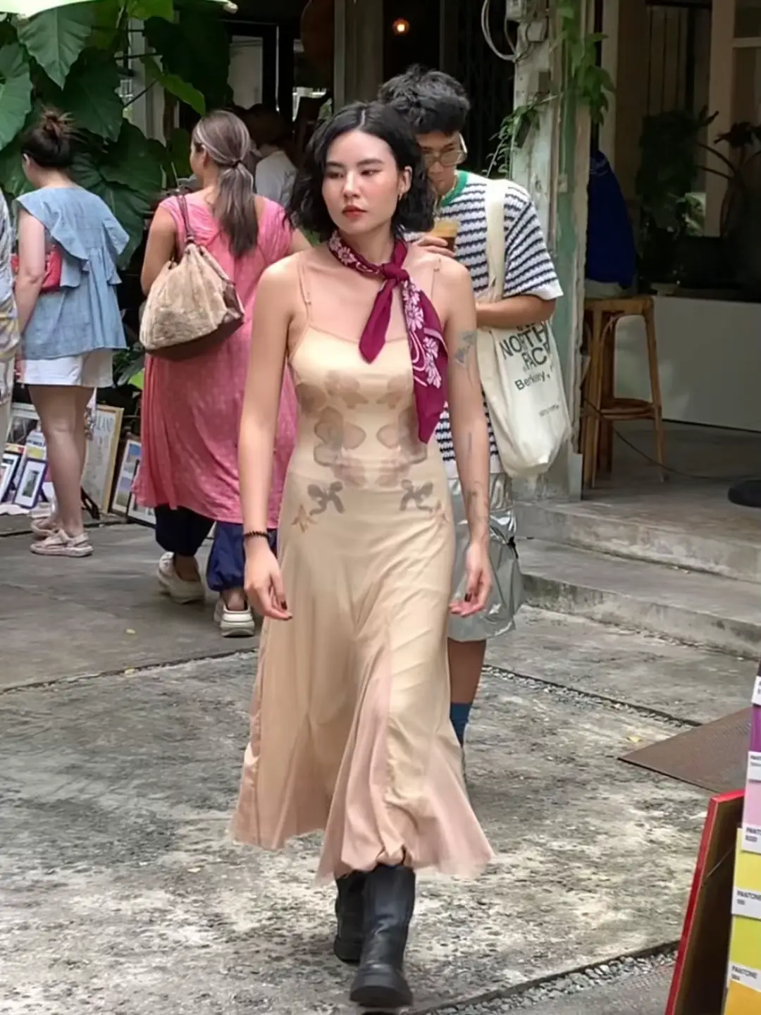 ชุดที่ใส่แล้วมีแต่คนถามพิกัด | วิดีโอที่เผยแพร่โดย Sky | Lemon8