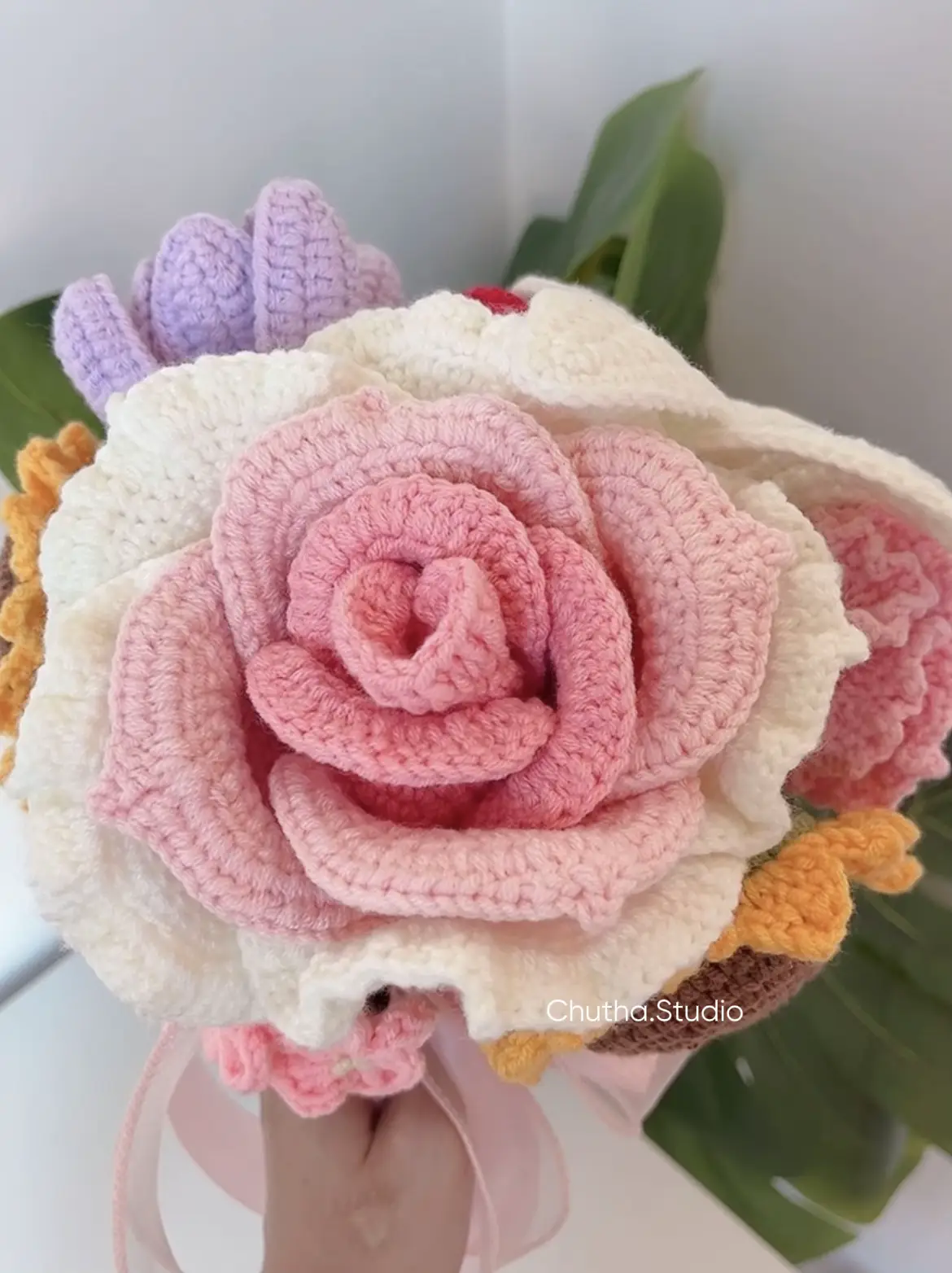 รีวิวช่อดอกไม้เจ้าสาว งานถักไหมพรม💐 | แกลเลอรีที่โพสต์โดย chutha.studio | Lemon8