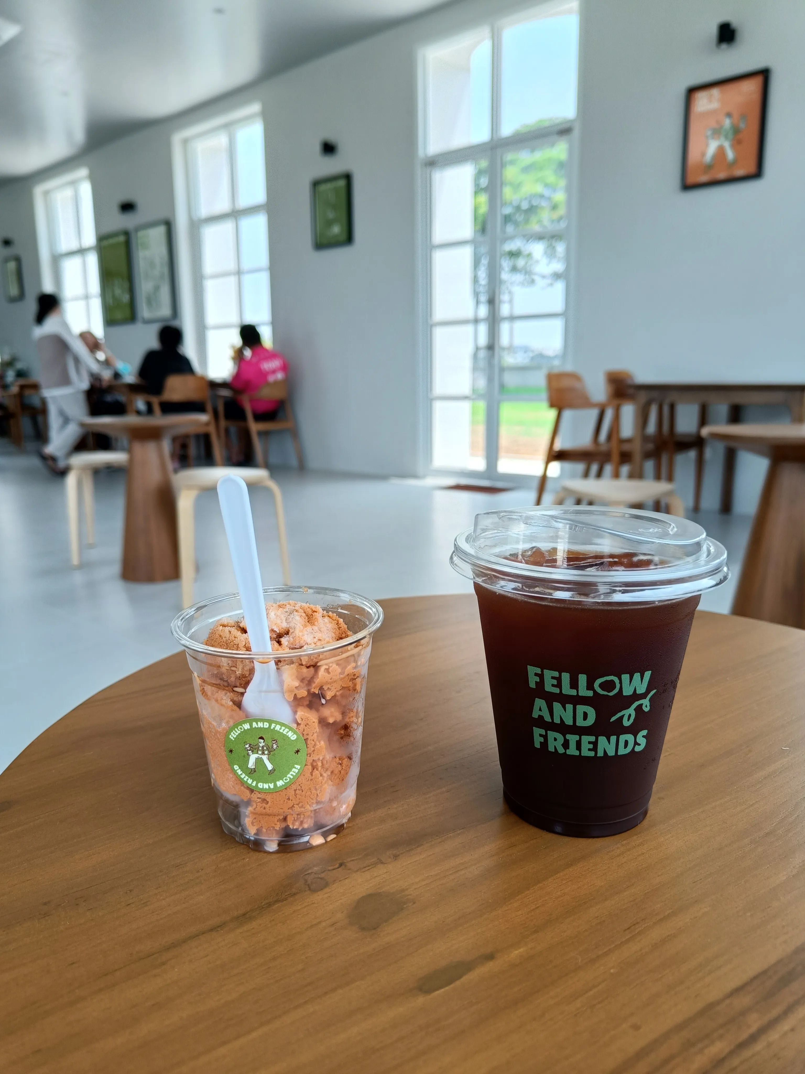 fellowandfriends คาเฟ่สุดเก๋ สไตล์มินิมอล 🙋⛅🍃 | แกลเลอรีที่โพสต์โดย OMG:osh | Lemon8