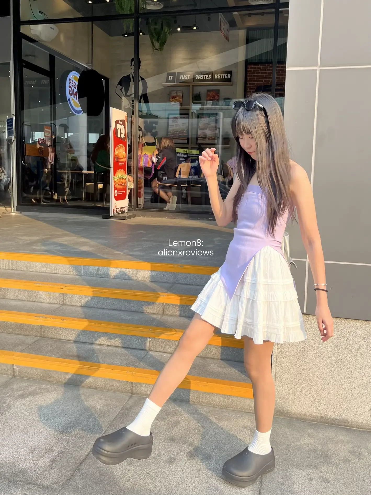 OOTD w/ กระโปรงสีขาว 🤍🪽 แมทช์ง่ายได้หลายลุค | แกลเลอรีที่โพสต์โดย ae | Lemon8