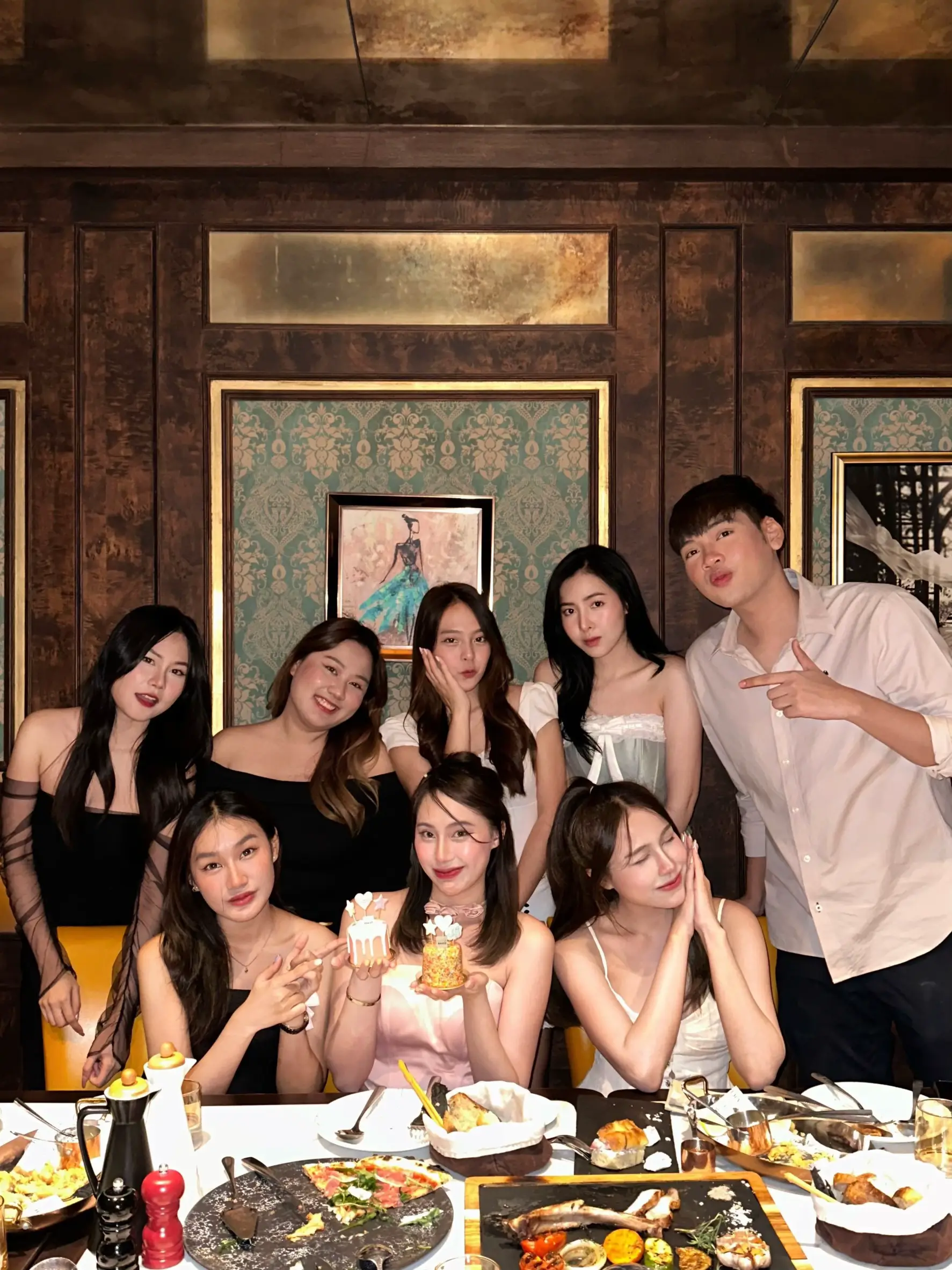 OPERA ร้านอาหารสุดชิคมุมถ่ายรูปสวยในย่านสุขุมวิท | แกลเลอรีที่โพสต์โดย Bowky | Lemon8