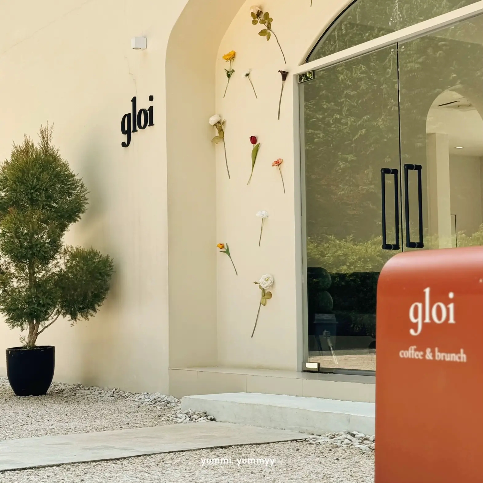 เปิดใหม่ ริมแม่น้ำแคว กาญจนบุรี | GLOI CAFÉ | แกลเลอรีที่โพสต์โดย Yummi ...