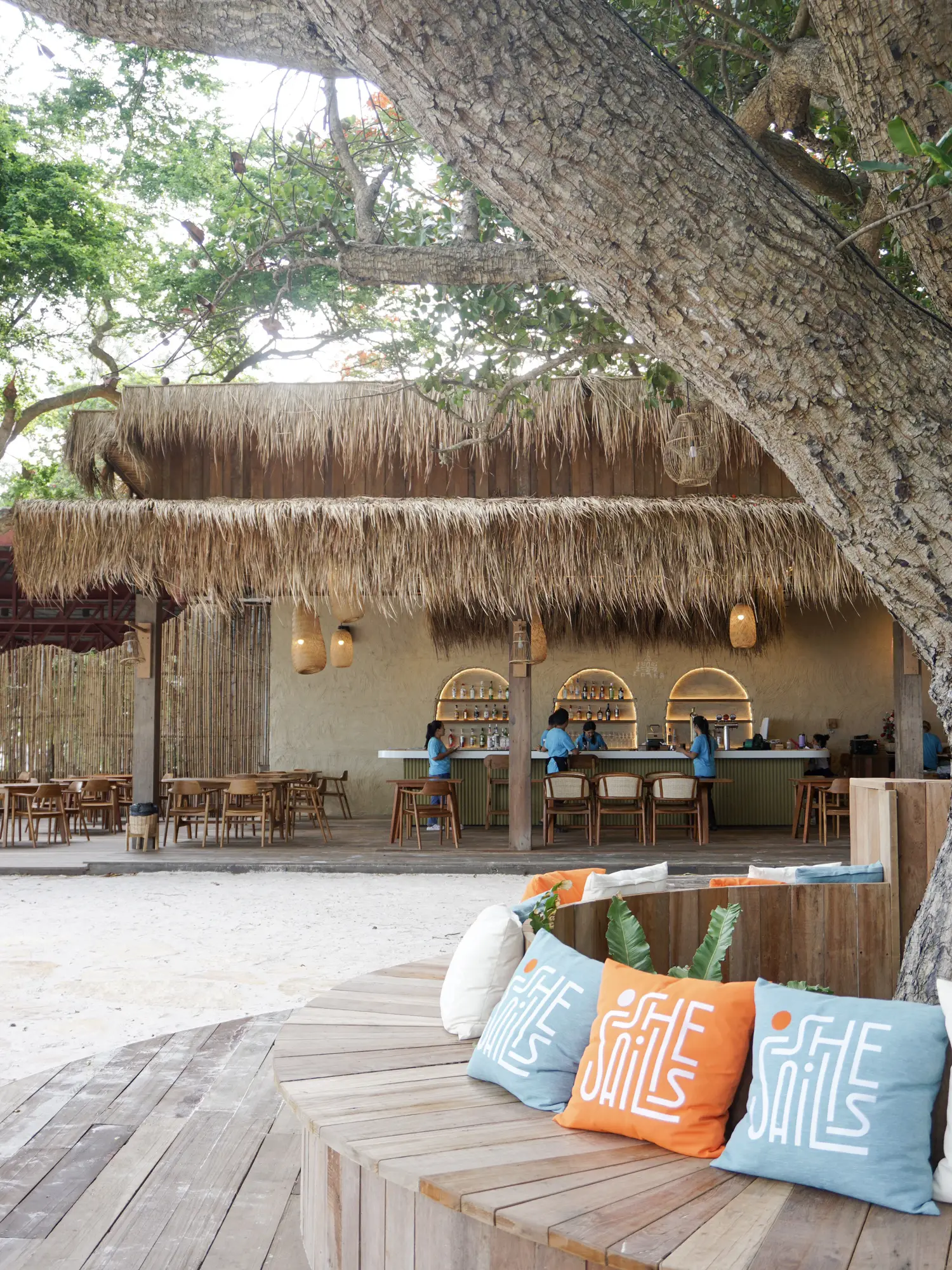 คาเฟ่เปิดใหม่ She Sails Cafe & Beach Club | แกลเลอรีที่โพสต์โดย ...
