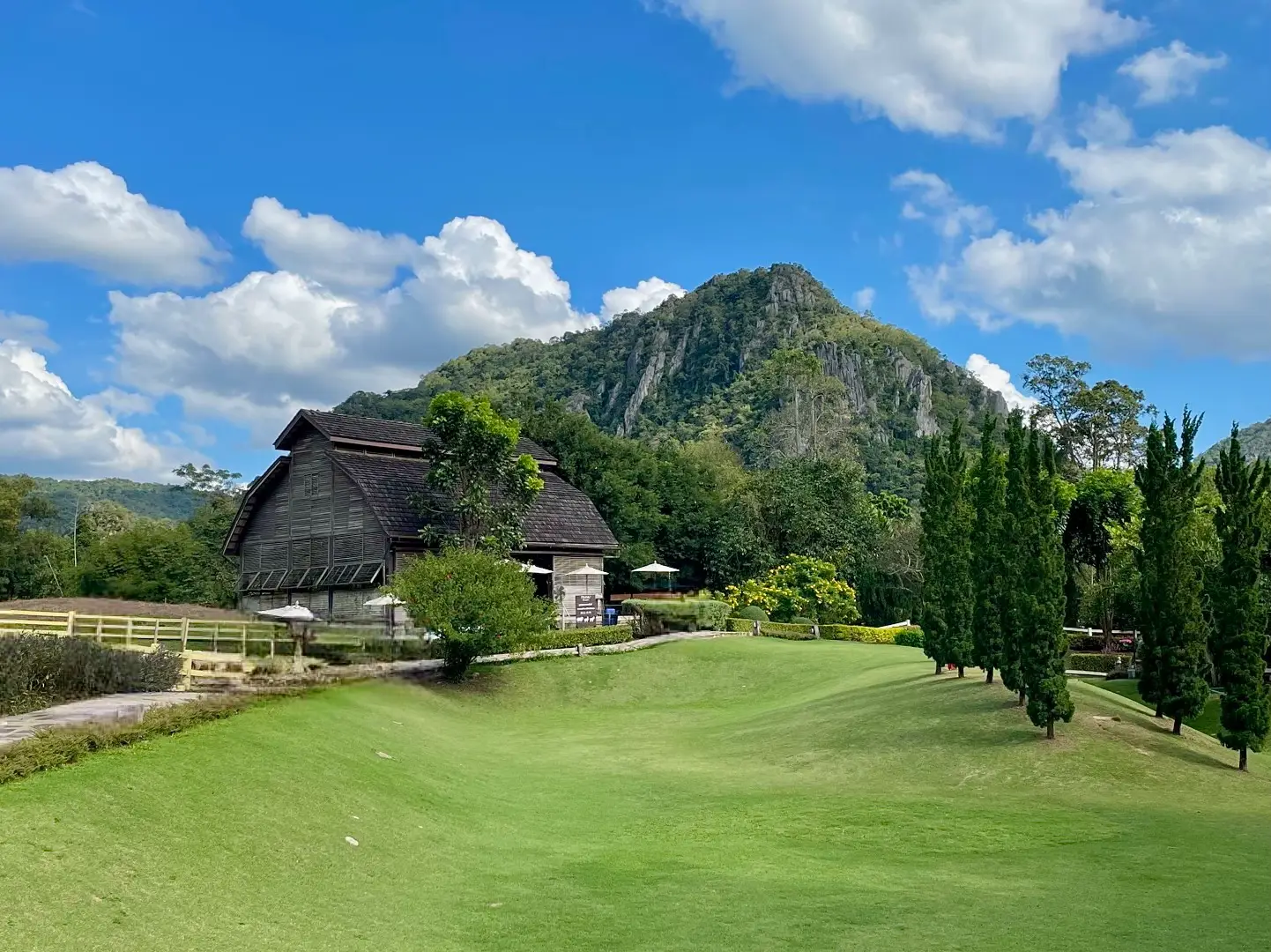 ฟิลอยู่สวิตเซอร์แลนด์ | แกลเลอรีที่โพสต์โดย J.June | Lemon8