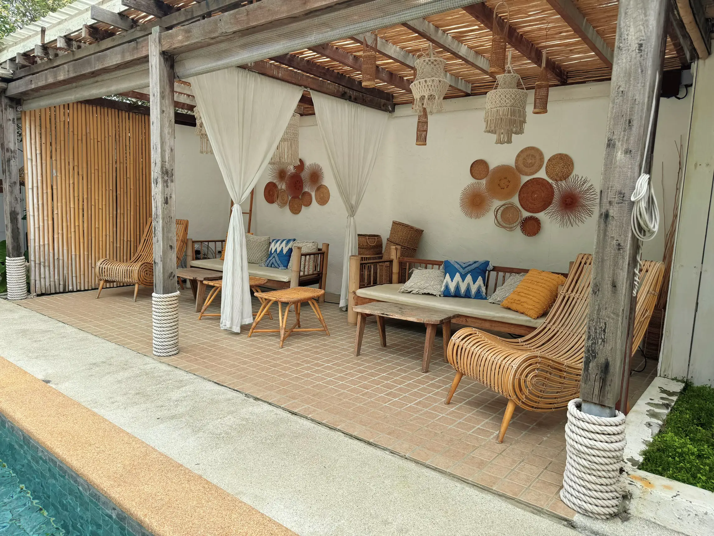 คาเฟ่ทะเทในกรุง | แกลเลอรีที่โพสต์โดย Baibua | Lemon8