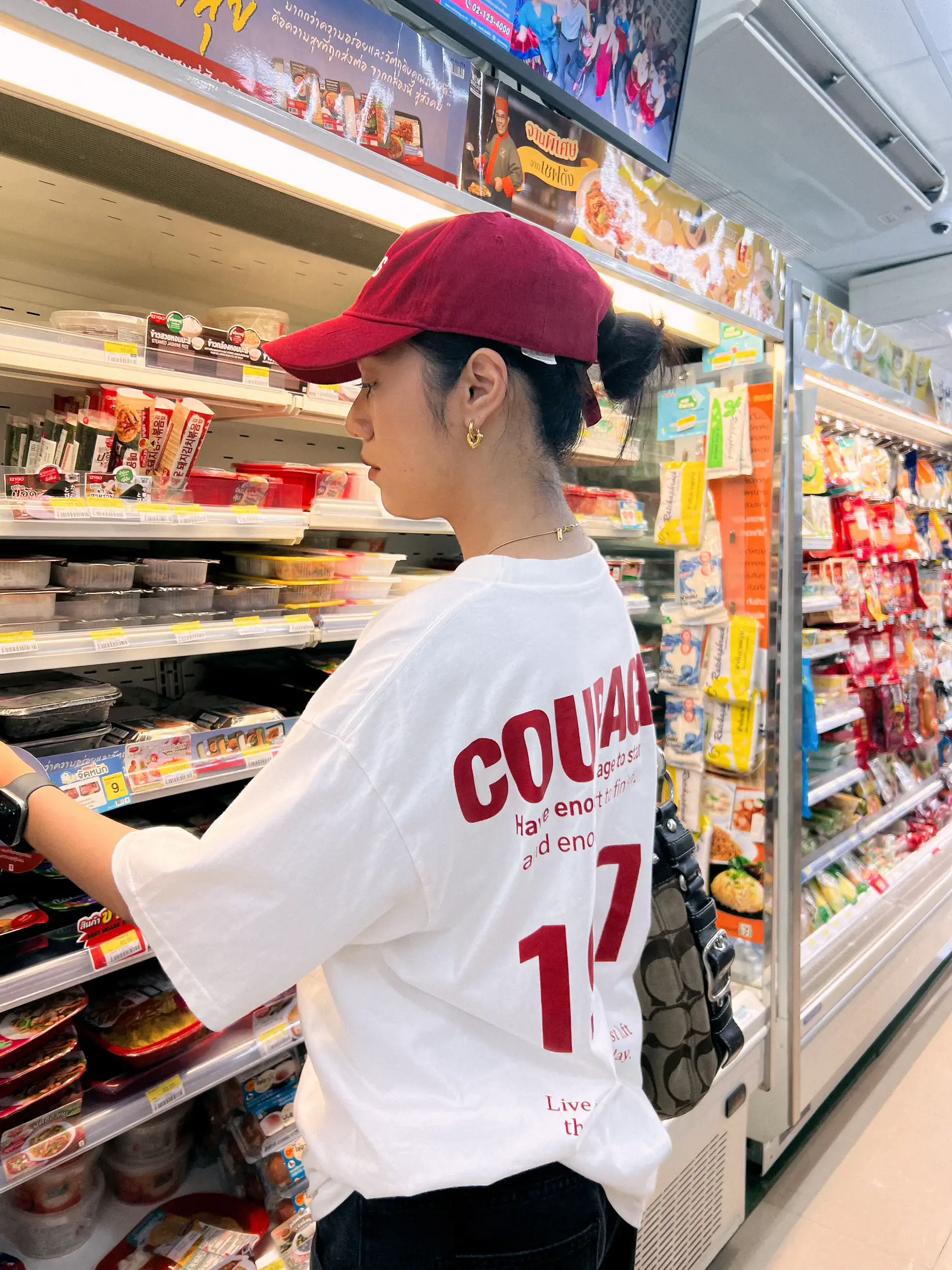 ถ่ายรูปในเซเว่น 7-11 📸 | แกลเลอรีที่โพสต์โดย Suphansa Saelia | Lemon8