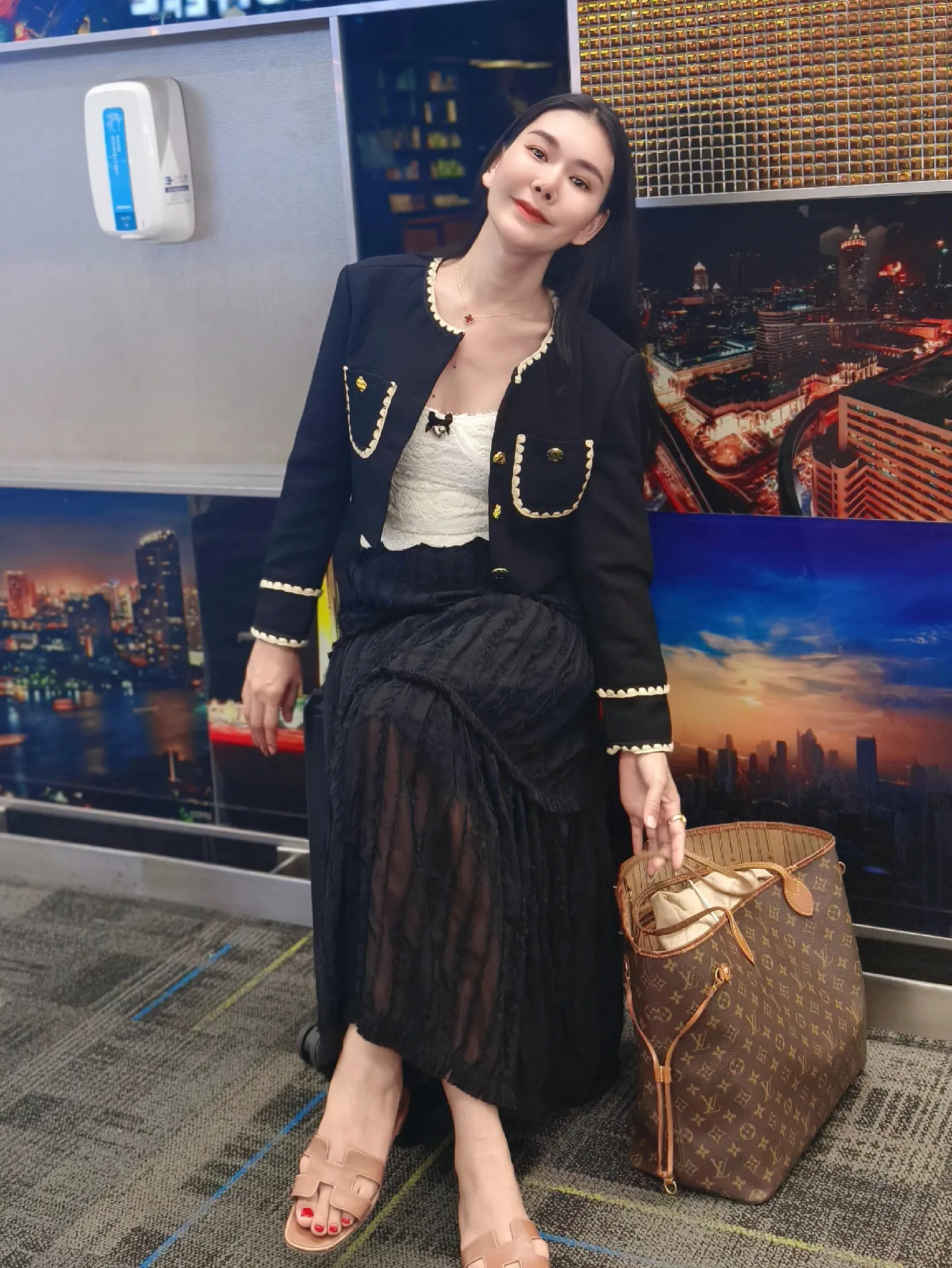 Airport look เป็นลุคที่สำคัญนะคะอย่ามองข้าม | แกลเลอรีที่โพสต์โดย TEERADA | Lemon8