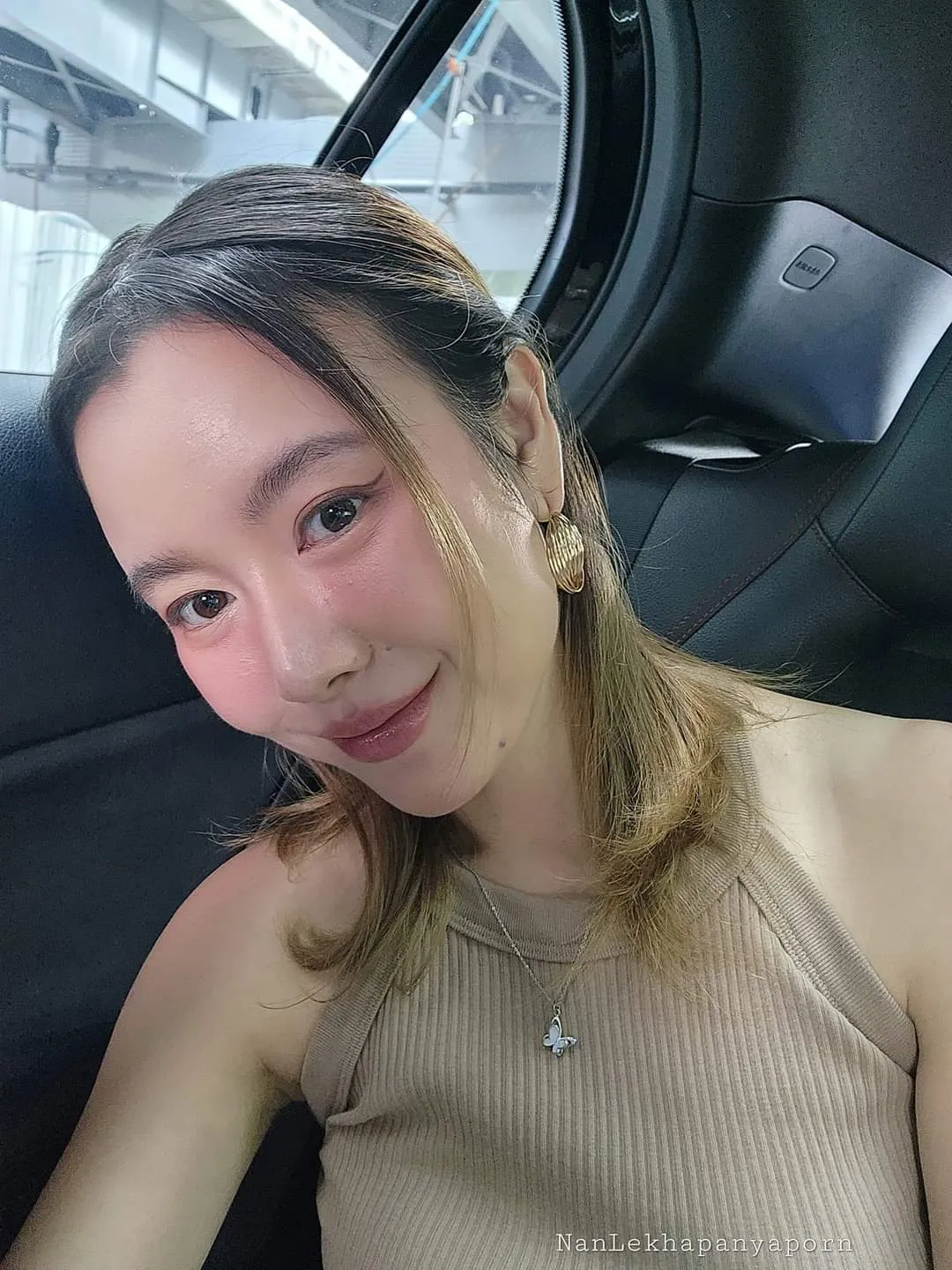 แป้งเบลอรูขุมขน Hourglass | แกลเลอรีที่โพสต์โดย nancy_nicheskin | Lemon8