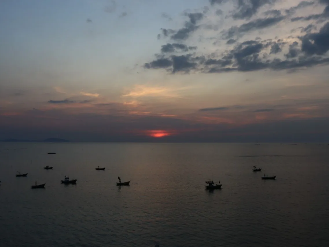 Sunset ⛅ | แกลเลอรีที่โพสต์โดย The H'our | Lemon8