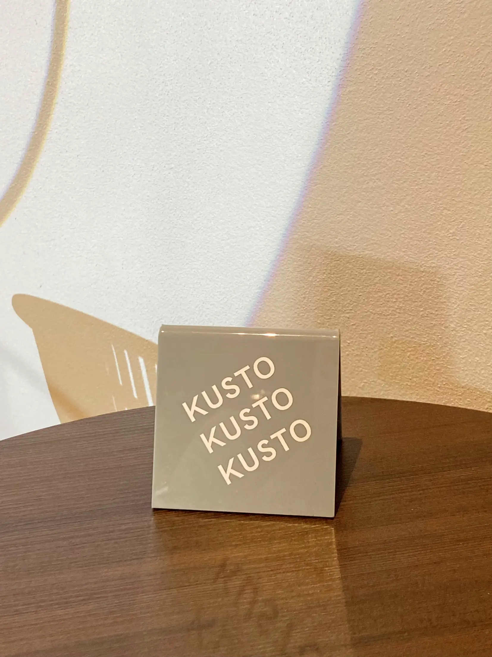 Kusto Cafe คาเฟ่หลังฟิวเจอร์พาร์ค | แกลเลอรีที่โพสต์โดย Wanida Laphan | Lemon8