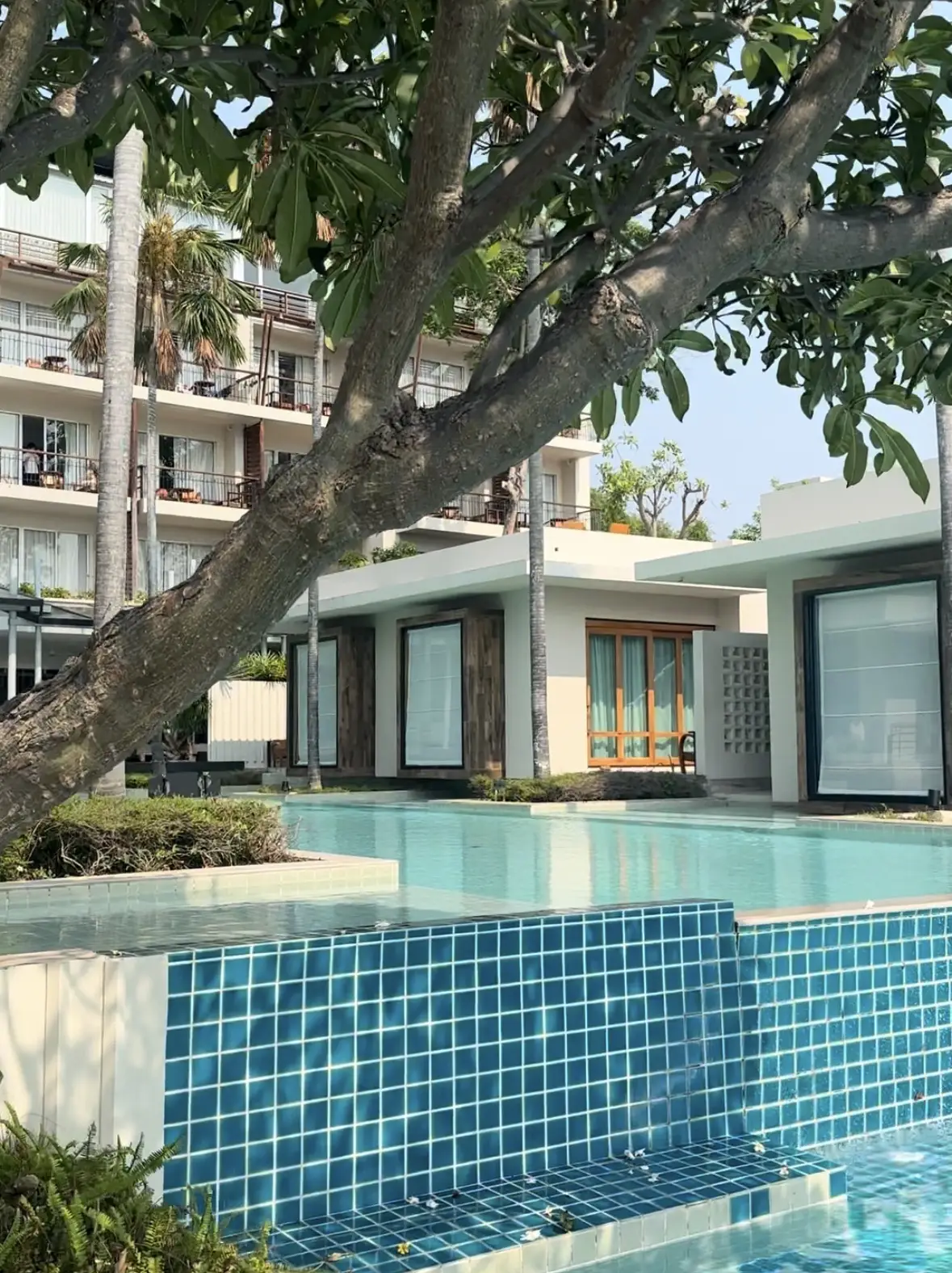 หนีไปพักใจ ที่พักเปิดใหม่ริมหาดหัวหิน🛖🍃 | แกลเลอรีที่โพสต์โดย ffah.b | Lemon8