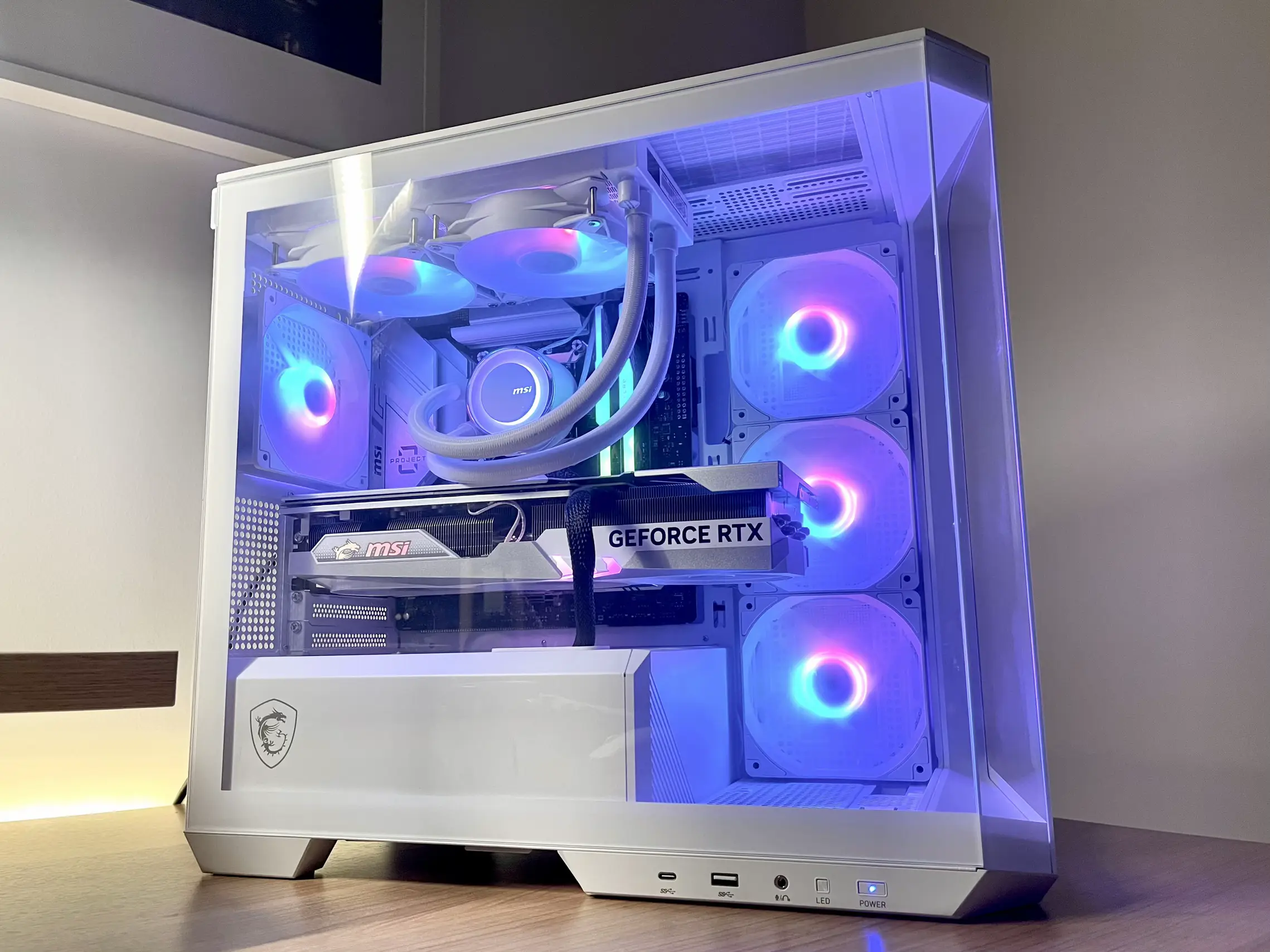 จัดโต๊ะคอมด้วยเซ็ทคอมจาก MSI | แกลเลอรีที่โพสต์โดย Firsthep | Lemon8