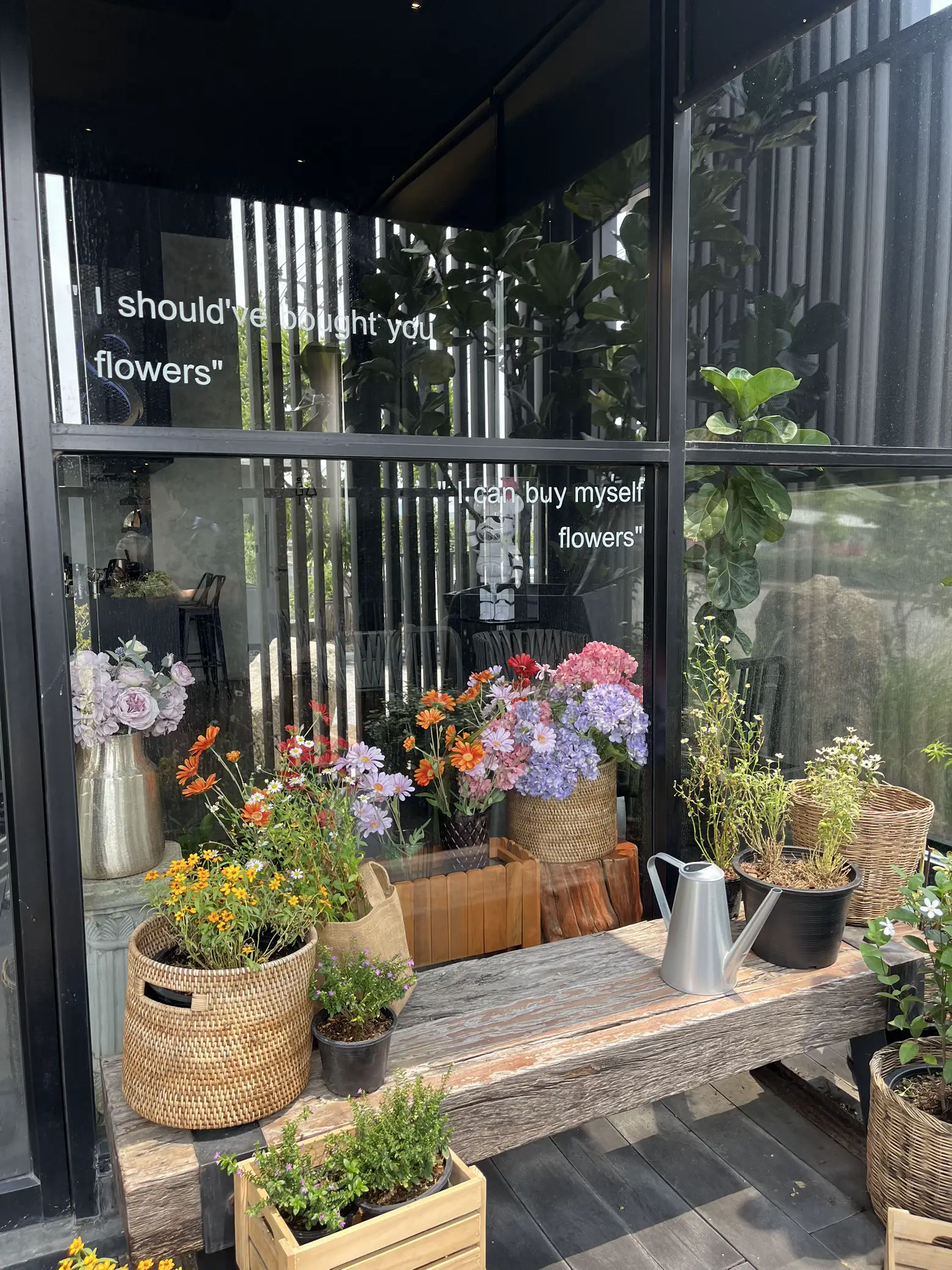 Eight cafe มุมดอกไม้ตอนรับซัมเมอร์ | แกลเลอรีที่โพสต์โดย ʙɪᴍʙᴏᴏᴍᴊᴜᴊᴏʀ ...