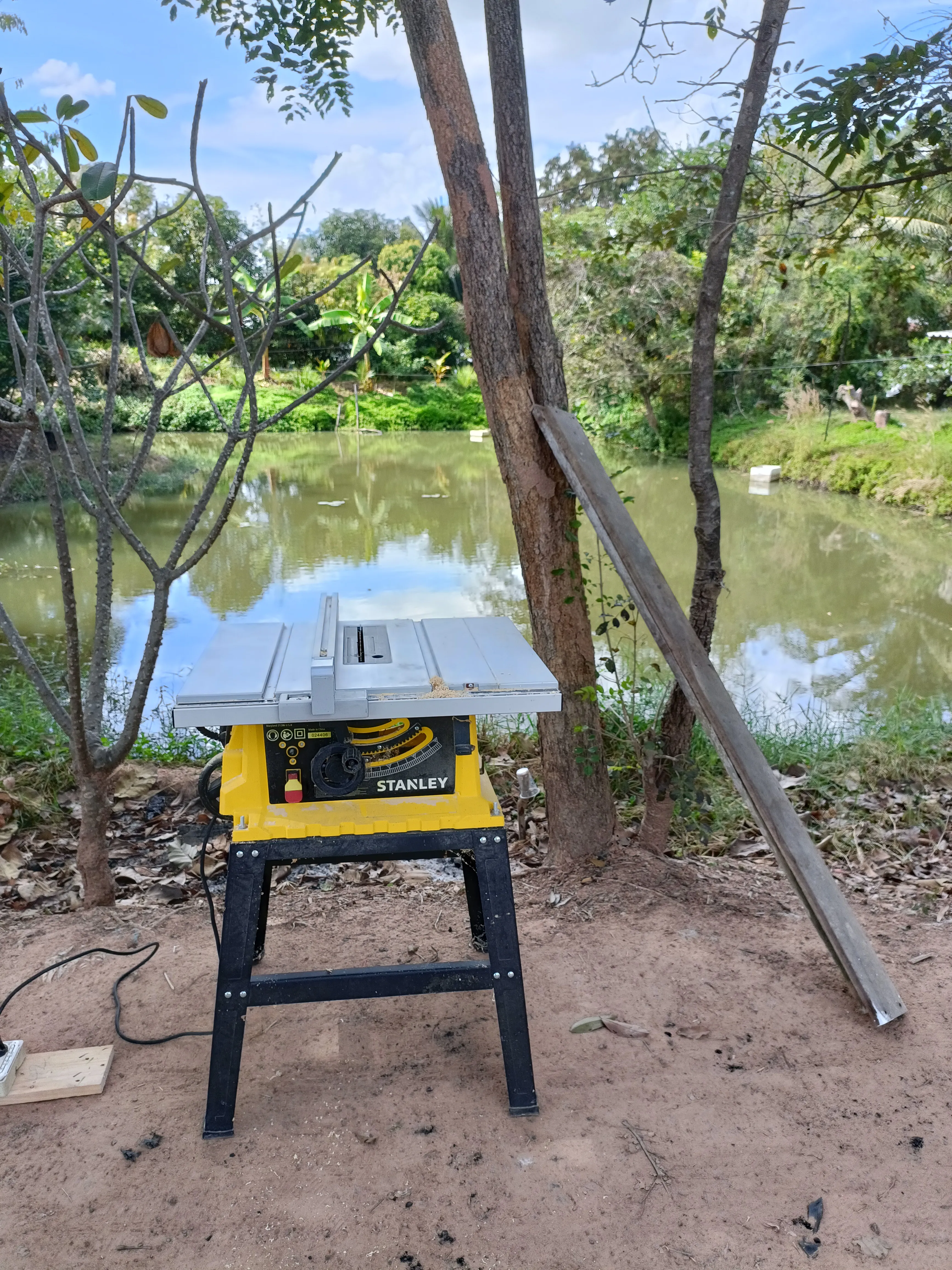 ทำกระจกมินิมอลง่าย ๆ ด้วยตัวเอง | แกลเลอรีที่โพสต์โดย Wolf Carpentry | Lemon8