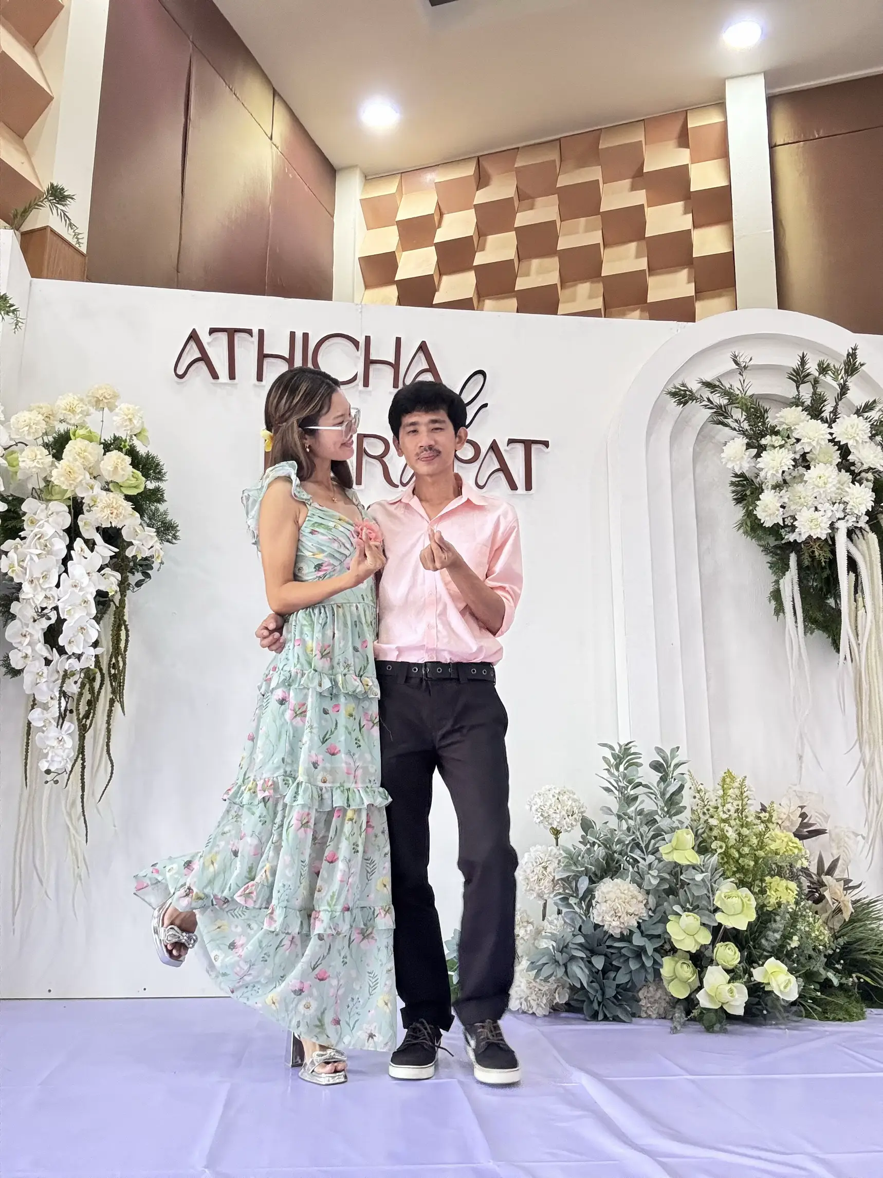 ไปงานแต่งงาน แมทชุดคู่แฟนแบบง่ายๆทำตามได้แน่นอน | แกลเลอรีที่โพสต์โดย ...