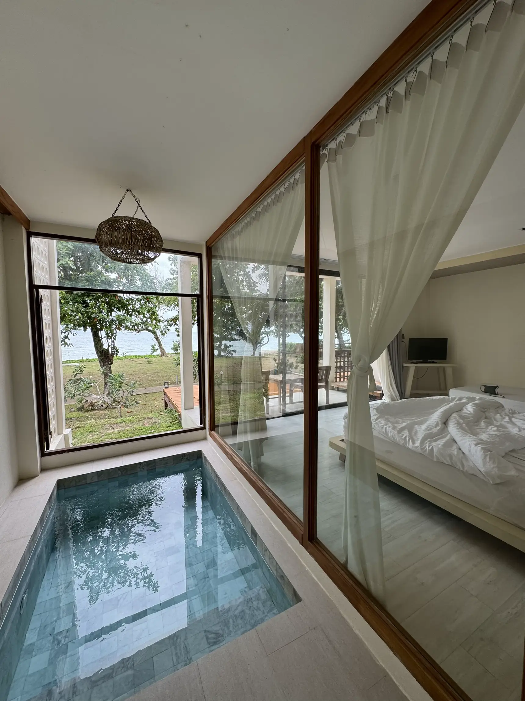 ที่พักเกาะช้าง | จ.ตราด 🏡💤🌴 | แกลเลอรีที่โพสต์โดย ewery.pump | Lemon8