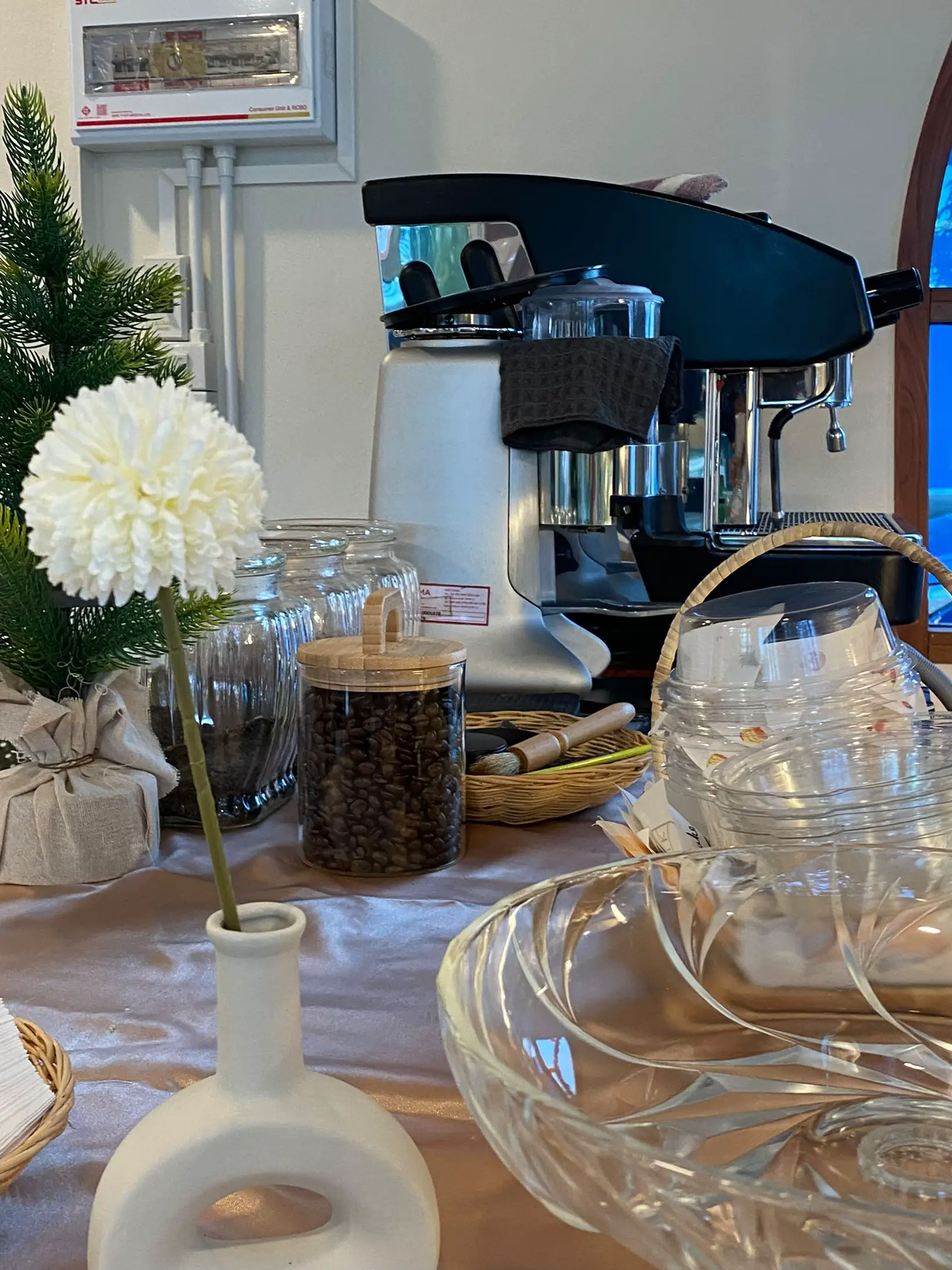 PICHTA CAFÉ คาเฟ่มินิมอลเปิดใหม่จันทบุรี 🥞 💐 | แกลเลอรีที่โพสต์โดย Pimmie ☆ﾟ | Lemon8