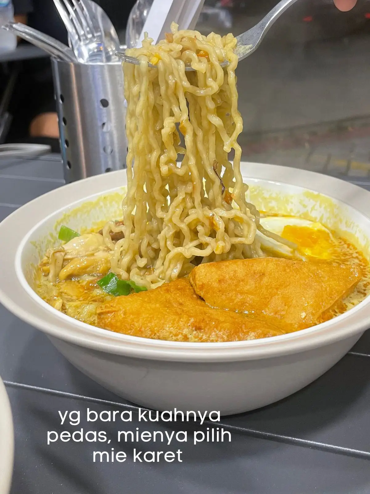 Seporsi Mie Kari: Worth The Hype? | Galeri diposting oleh Michelle | Lemon8