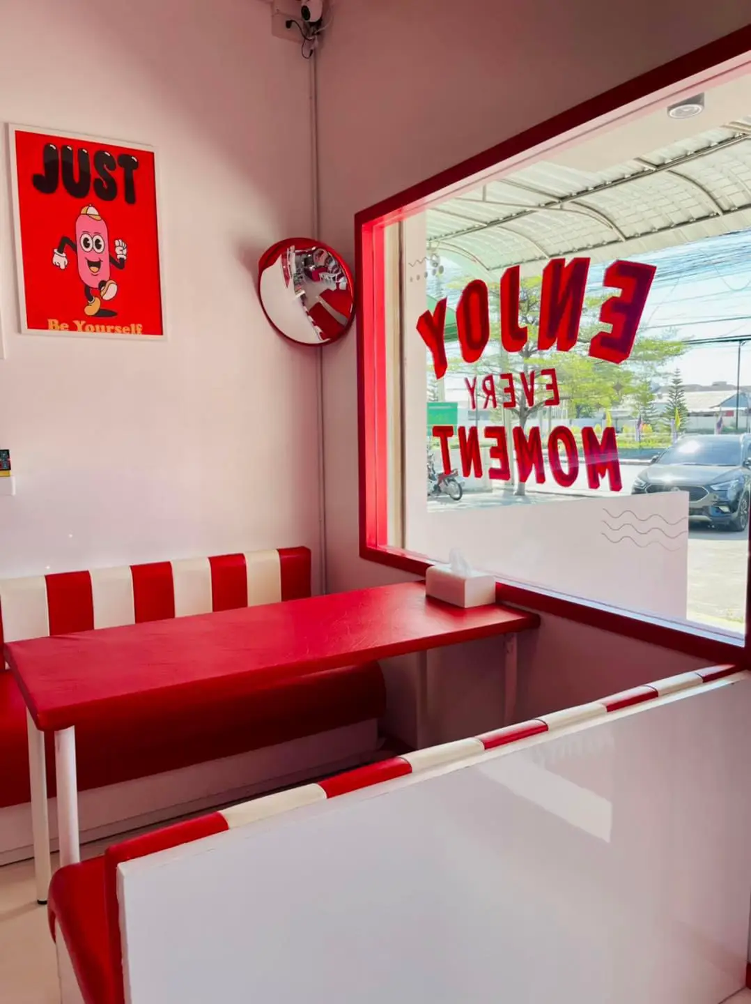 มาเล่นบอร์ดเกม ที่ คาเฟ่สีแดงย่านร่มเกล้ากั๊นน🎯🎲 | แกลเลอรีที่โพสต์โดย ...