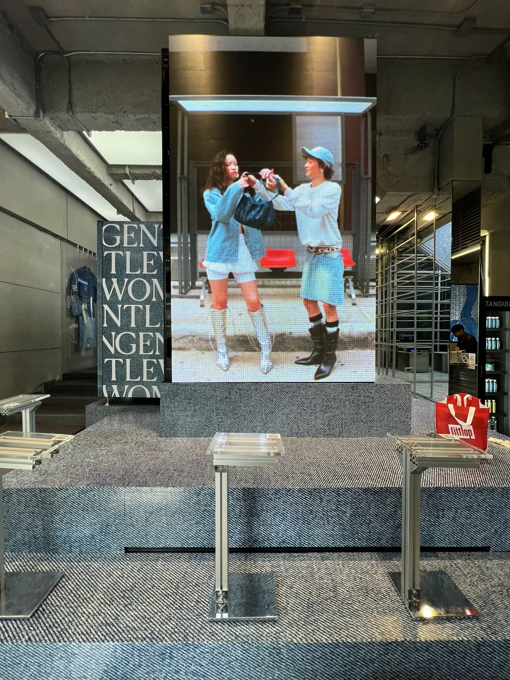 พิกัดคาเฟ่สายแฟถ่ายรูปกระเป๋าเกี๊ยวยักษ์แบบตัวแม่! | แกลเลอรีที่โพสต์โดย Knottfdg | Lemon8