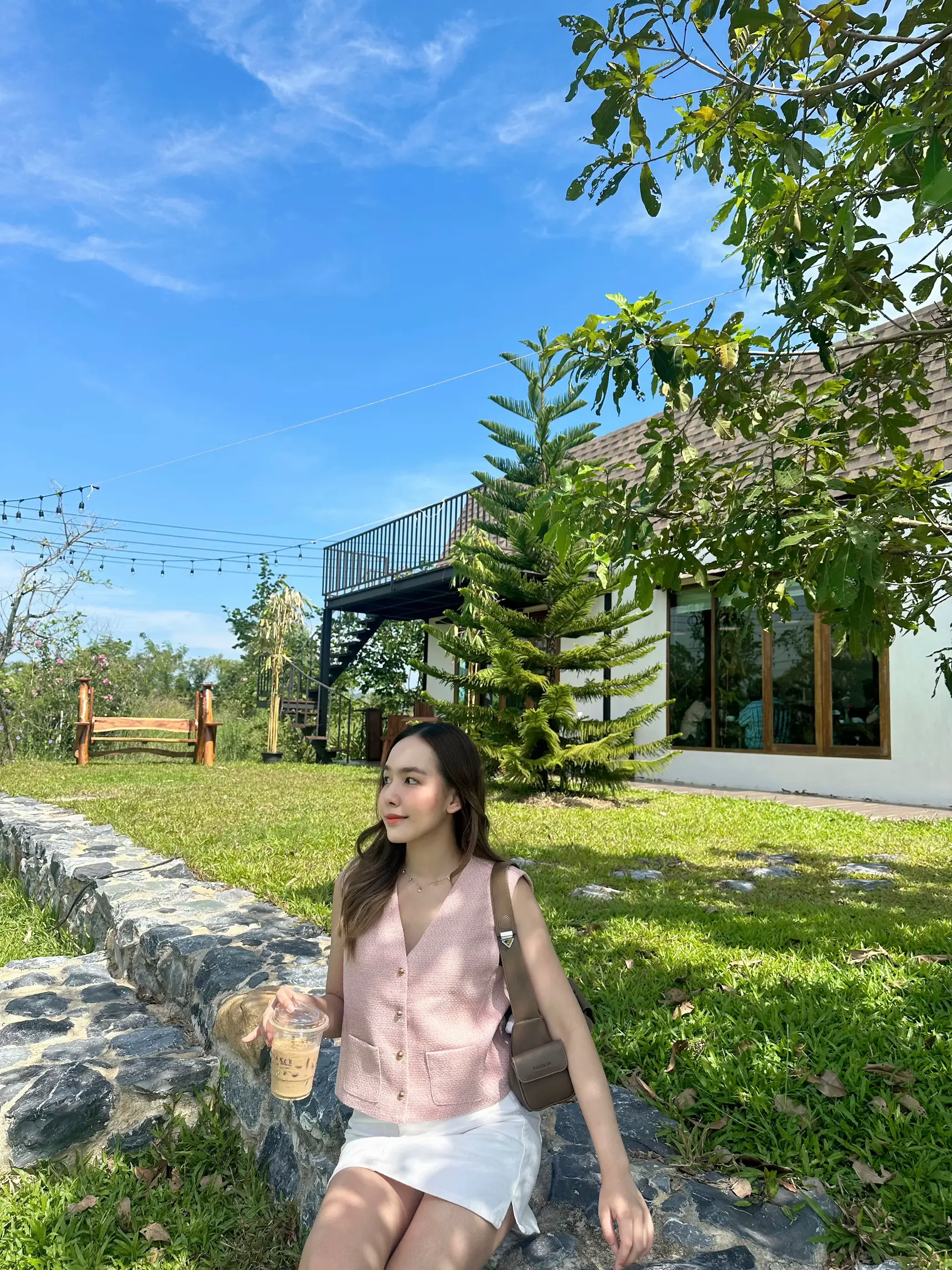 แจกพิกัดคาเฟ่นครนายก Balance Bar&Farm🪻🤏🏻 | แกลเลอรีที่โพสต์โดย hello world | Lemon8