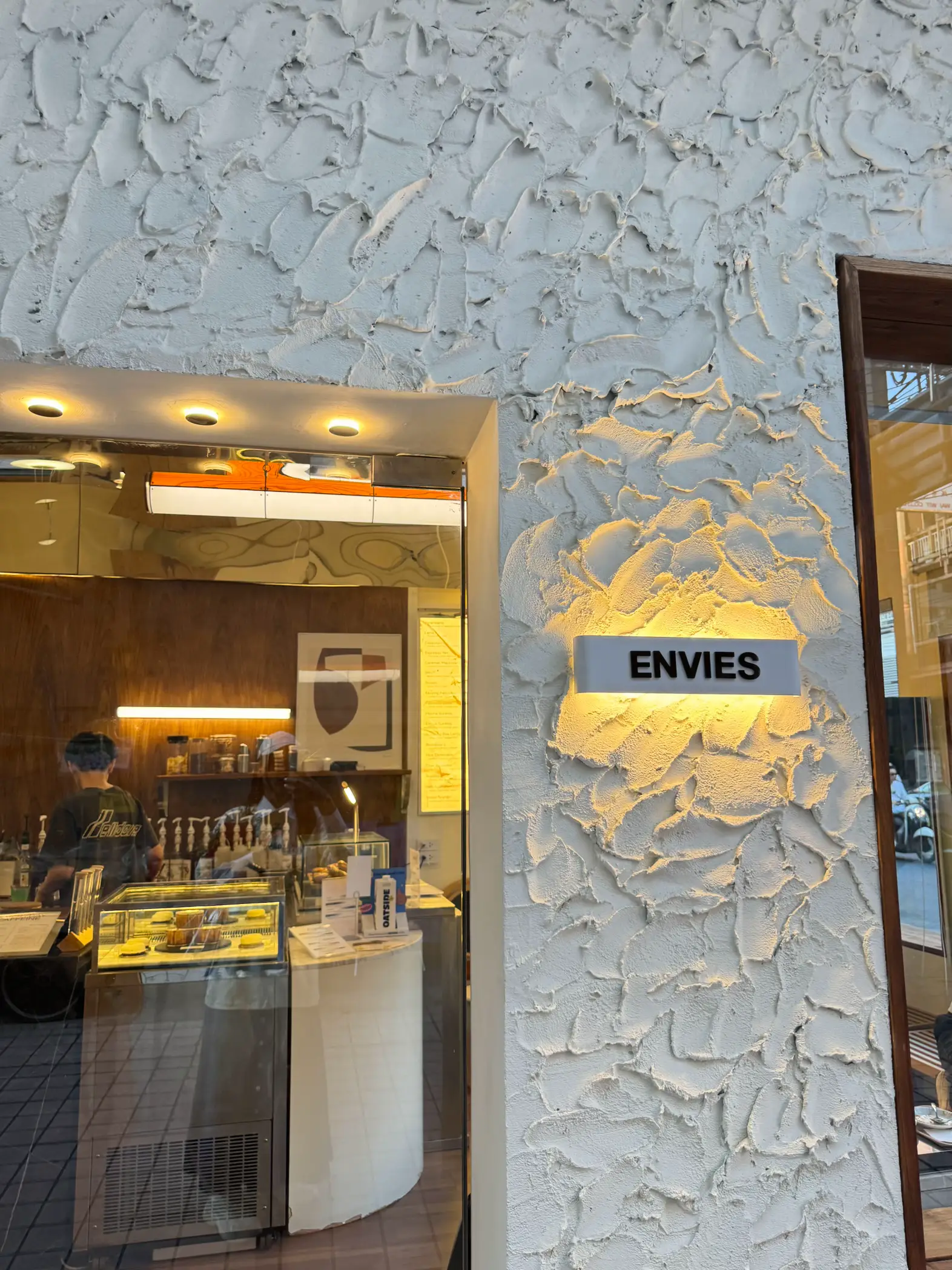 ☕️🍰คาเฟ่เจริญกรุง “ENVIES cafe” ตลาดน้อย⭐️ | แกลเลอรีที่โพสต์โดย nada.m | Lemon8