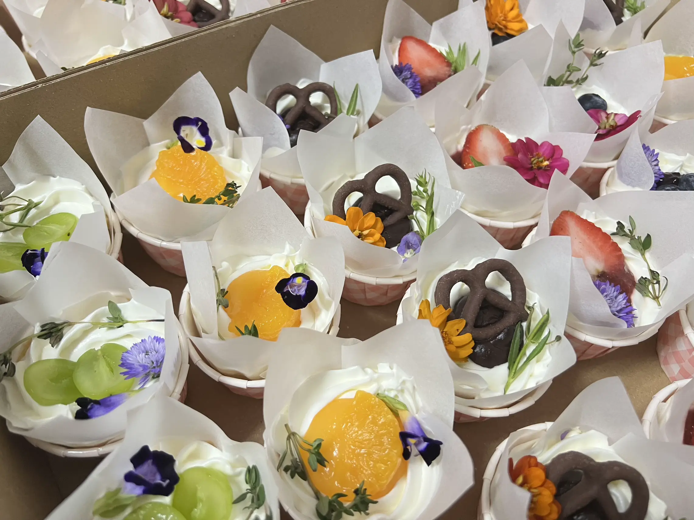 Fruit Cupcake 🍊🍓🍇🫐 | Gallery posted by .ρυκρaиgρoоĸ 🍒 | Lemon8