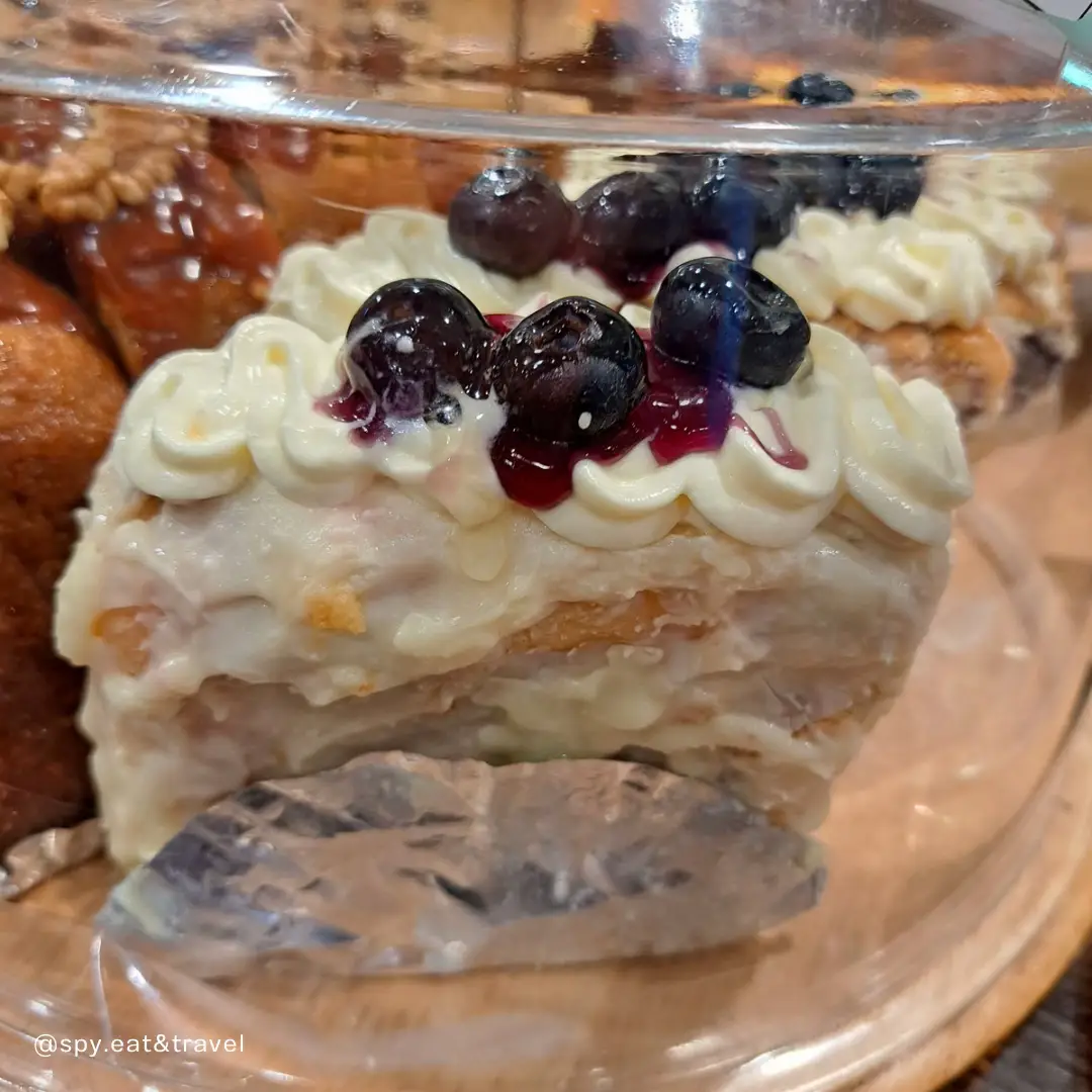 🫐 Blueberry Cream Cheese 🧀 | The Baker 🍞 | แกลเลอรีที่โพสต์โดย spy.eat&travel | Lemon8